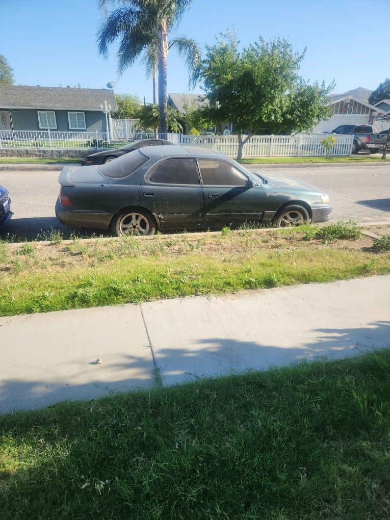 1996 Lexus ES 300 for Sale in Bloomington, CA - OfferUp