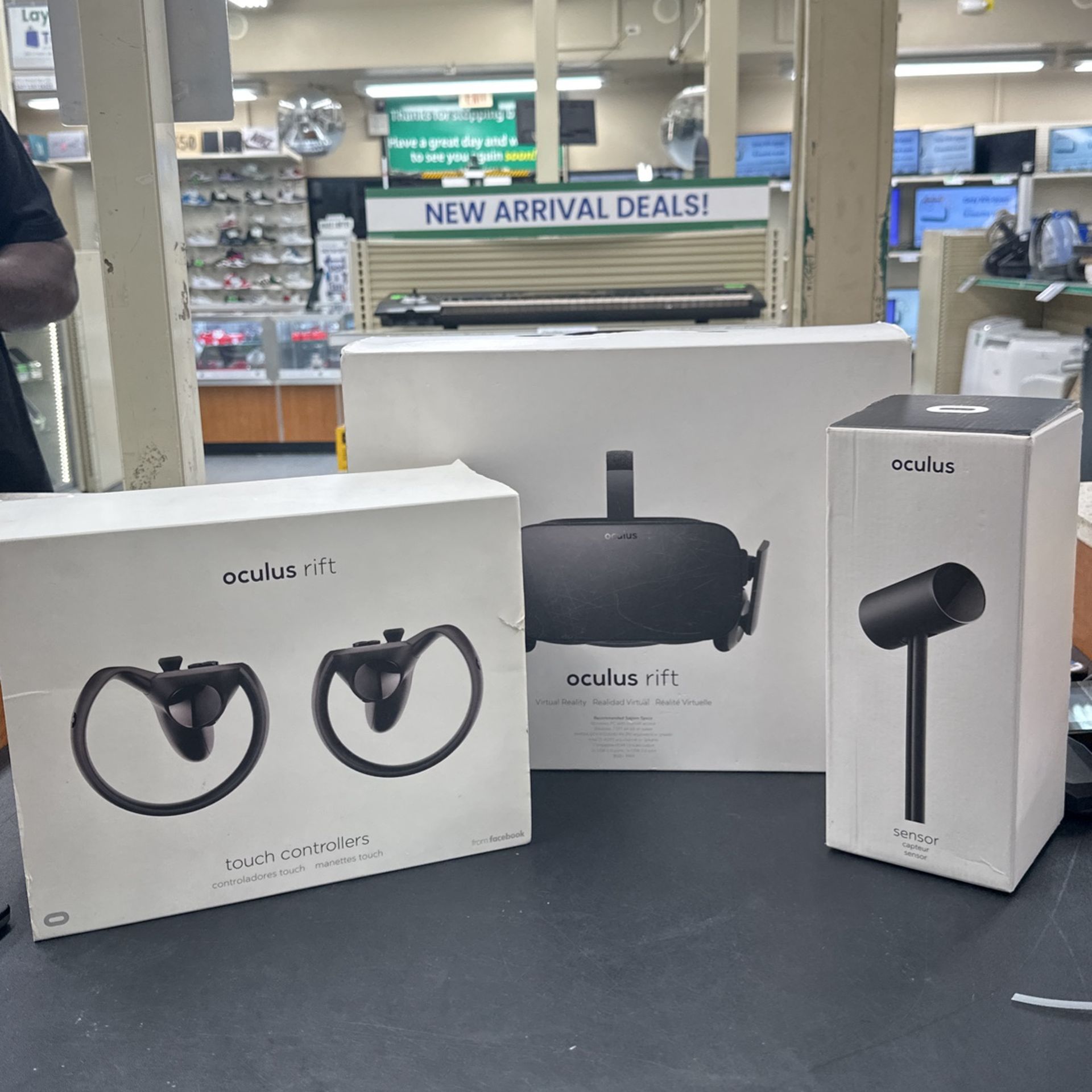 Oculus Rift + Touch Virtual Reality System Set for Sale in Hollywood ...