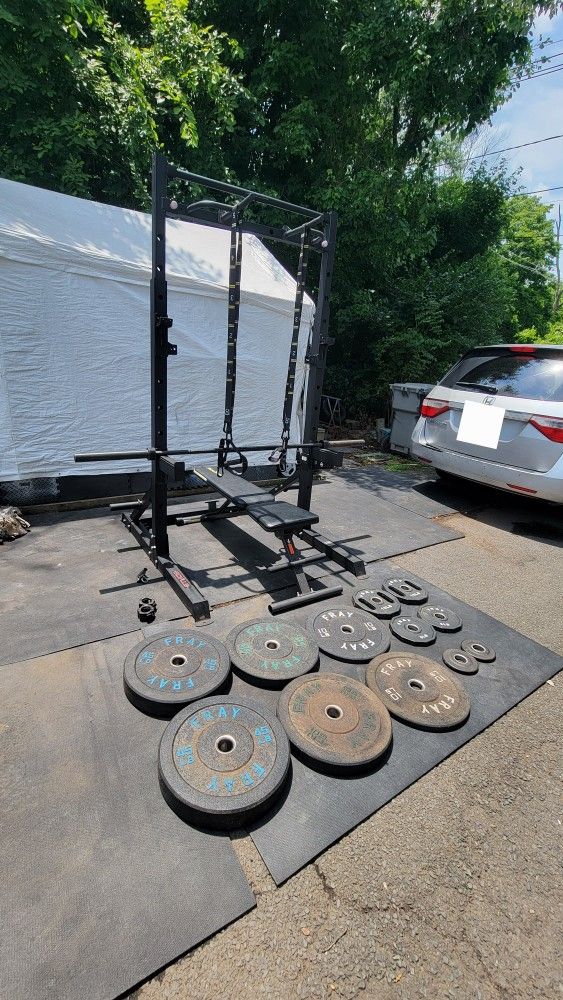 3x3 Squat Rack Gym Set - Barbell, Bench & 195lbs Fray Fitness Bumper ...