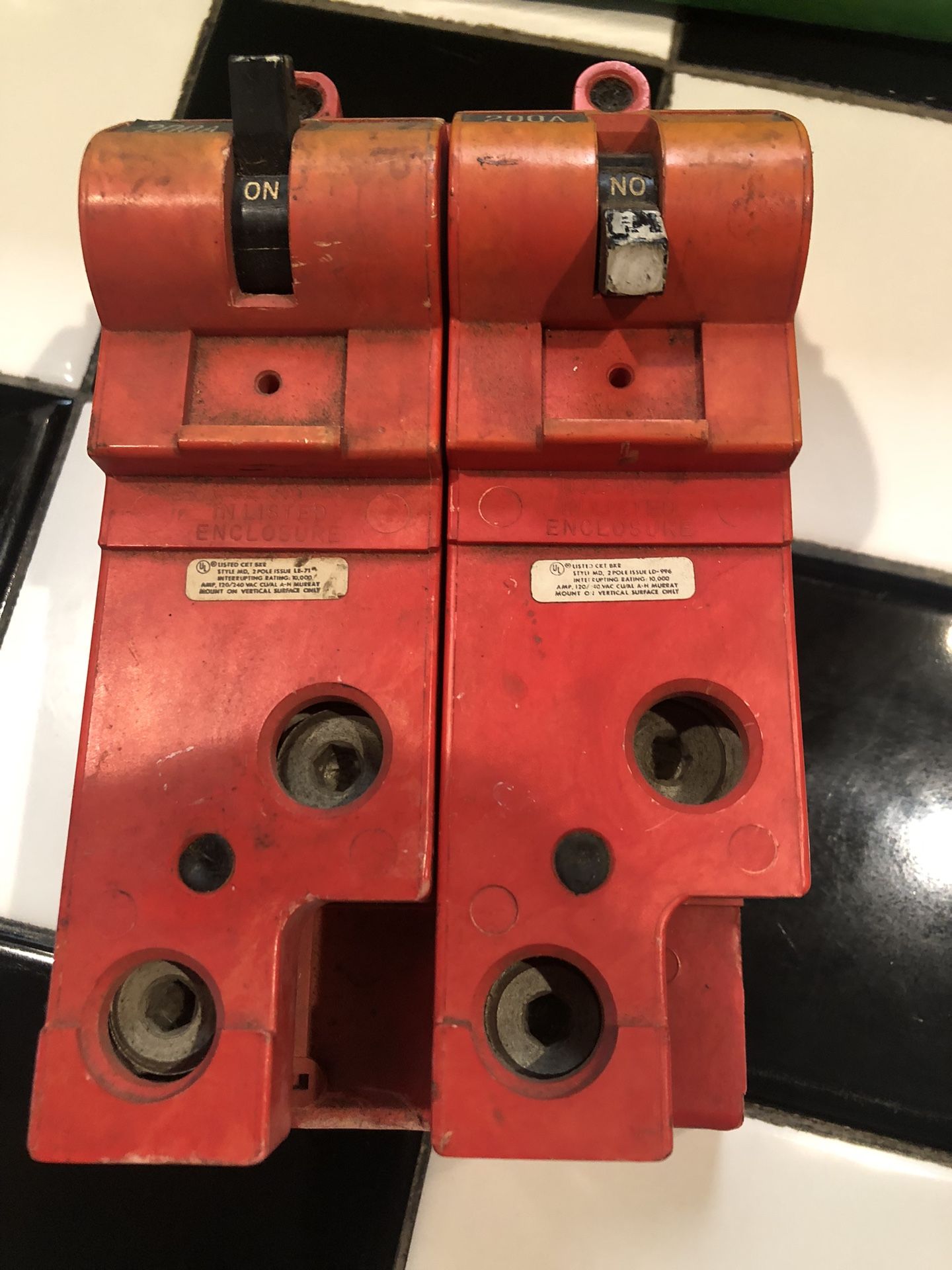 Crouse Hinds Circuit Breakers 200a