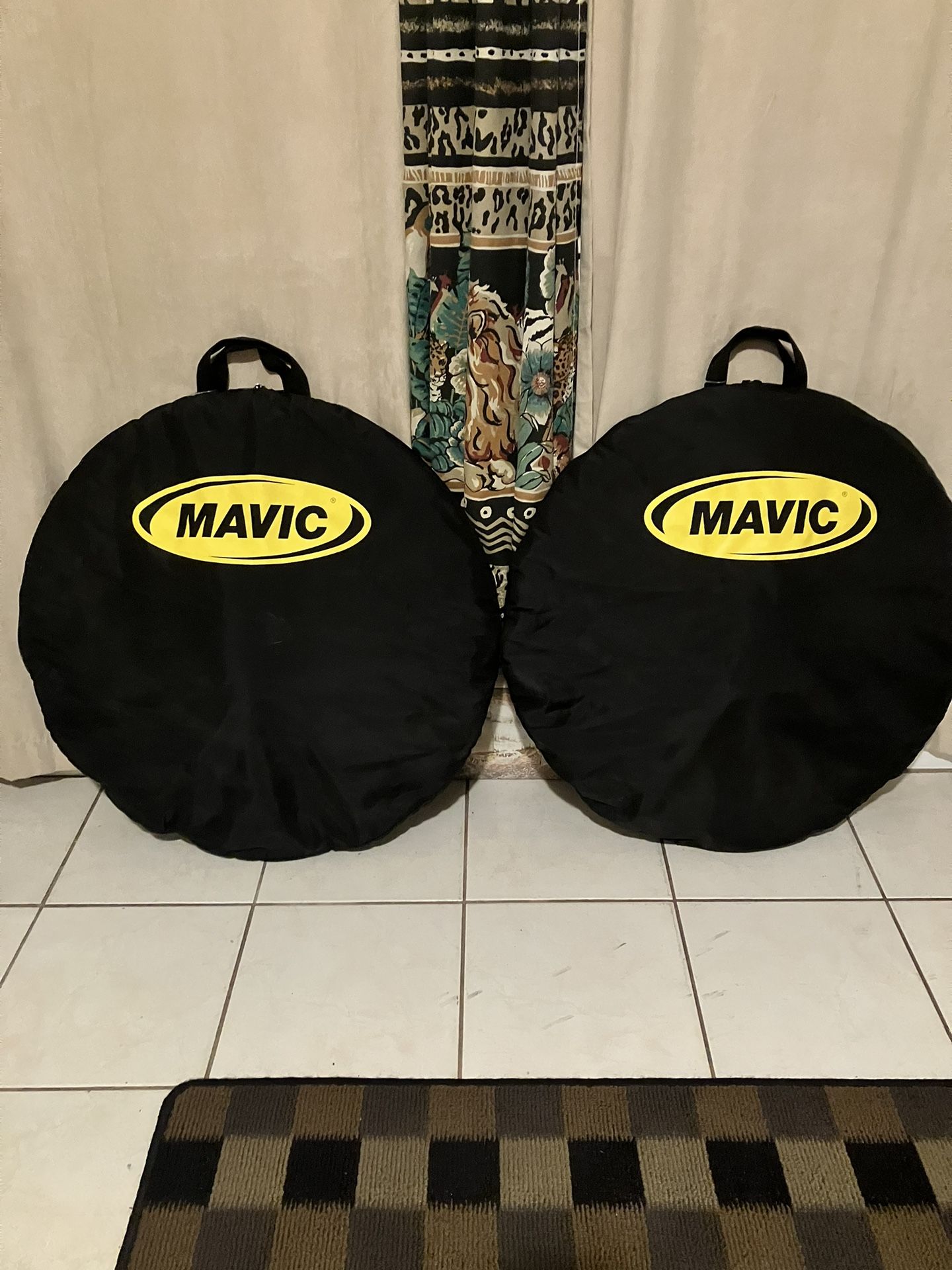 Mavic Bicycle Wheel Covers Black 700c. for Sale in Miami, FL - OfferUp
