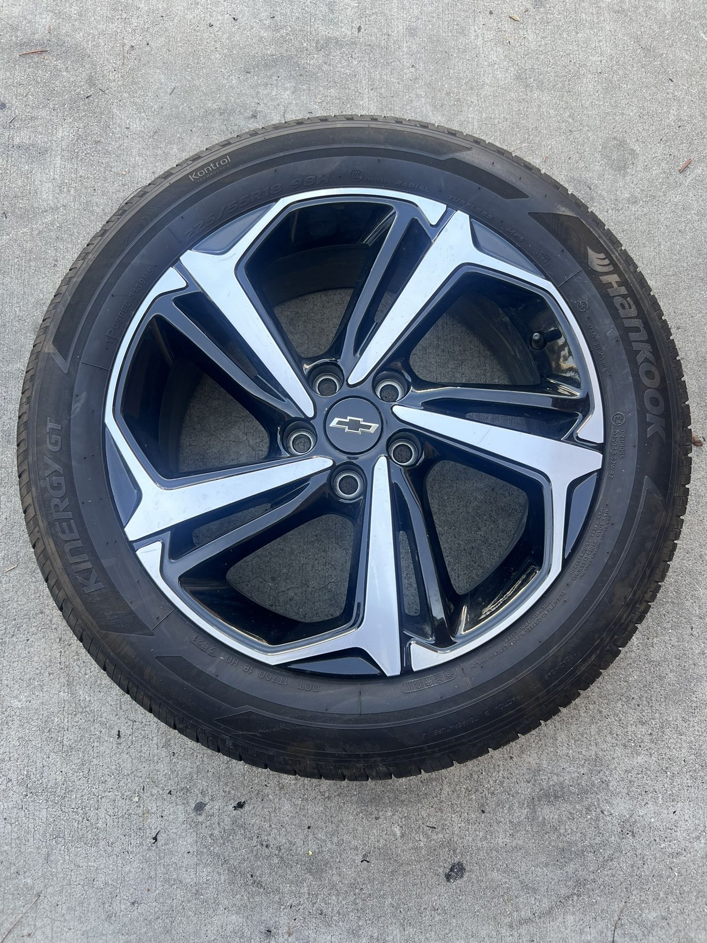 2022 Chevy Trailblazer Rs Rim With Tire for Sale in Glendora, CA - OfferUp