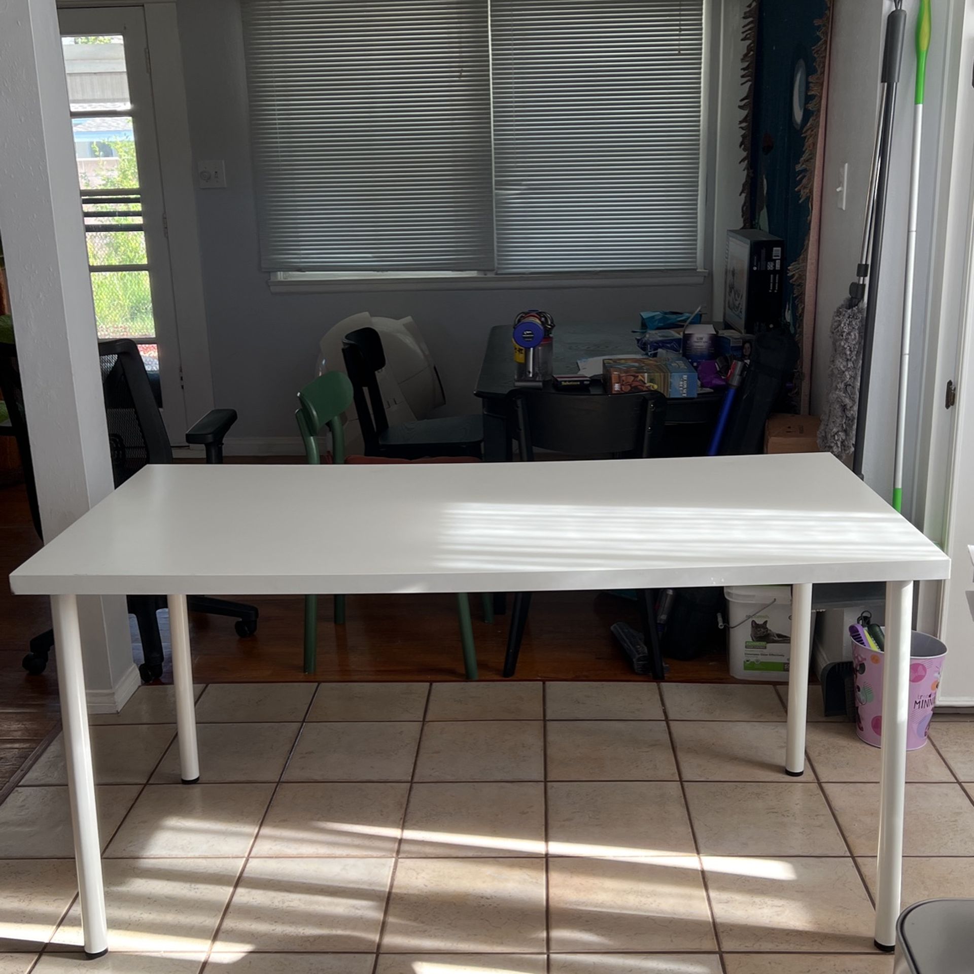 White Table 59x29 for Sale in Garden Grove, CA - OfferUp