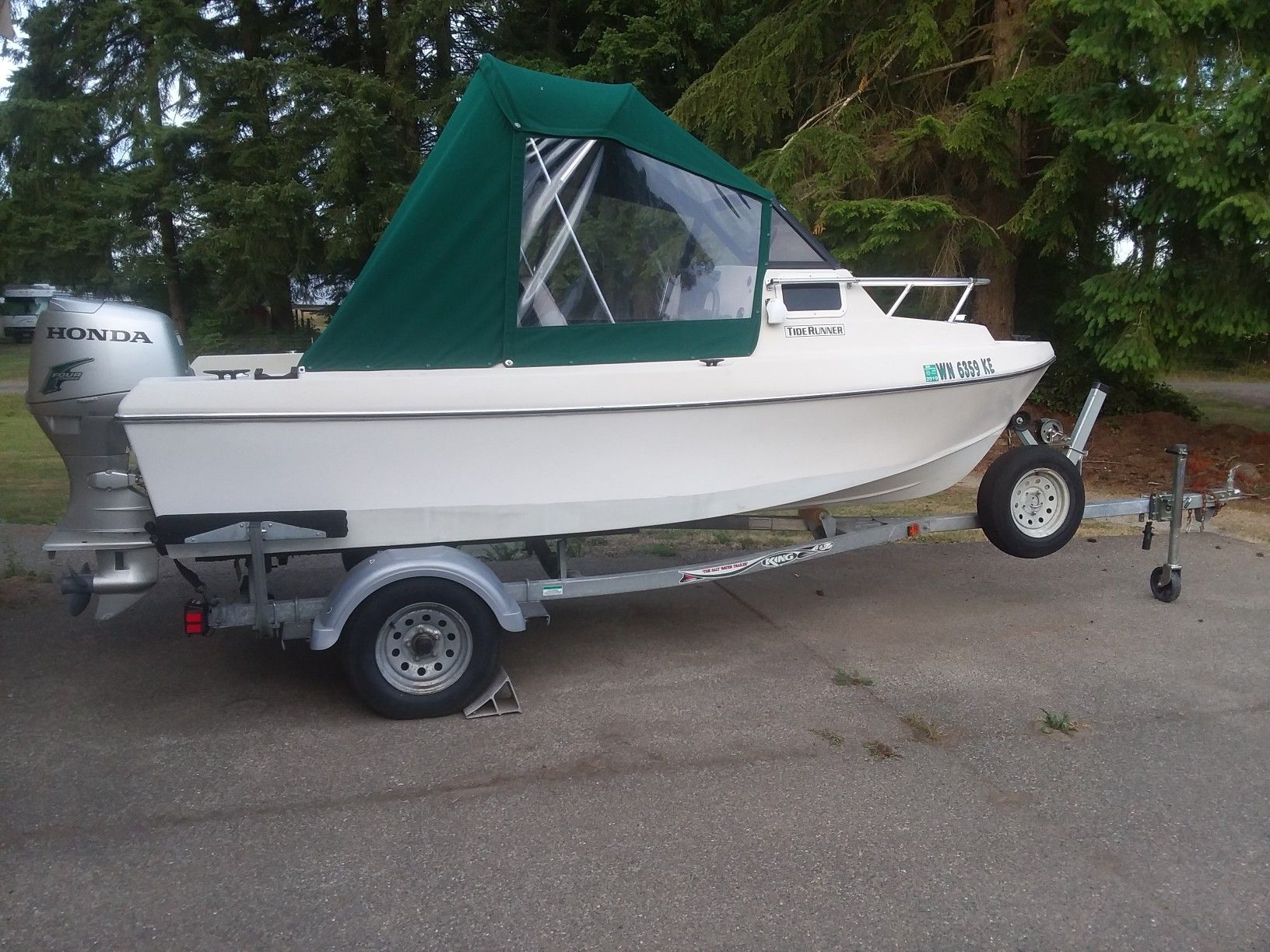 15 ft Tide Runner cudddy for Sale in Rochester, WA - OfferUp