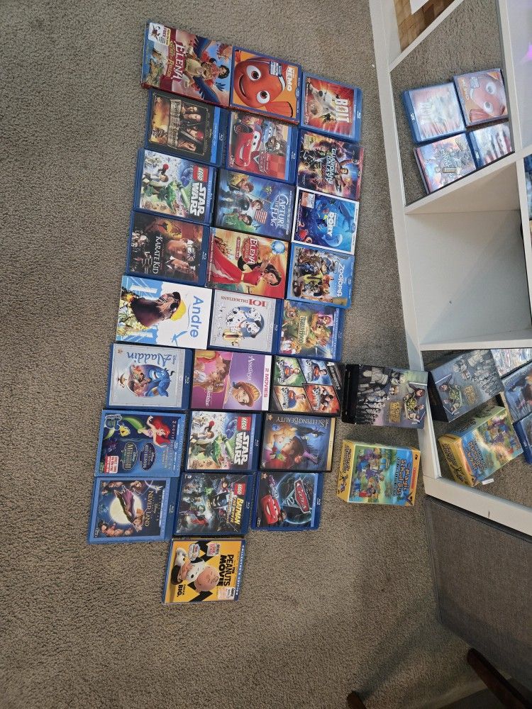 24 Dvds and BLU-RAY TITLES + 2 collections (Srar Wars and Magic School ...