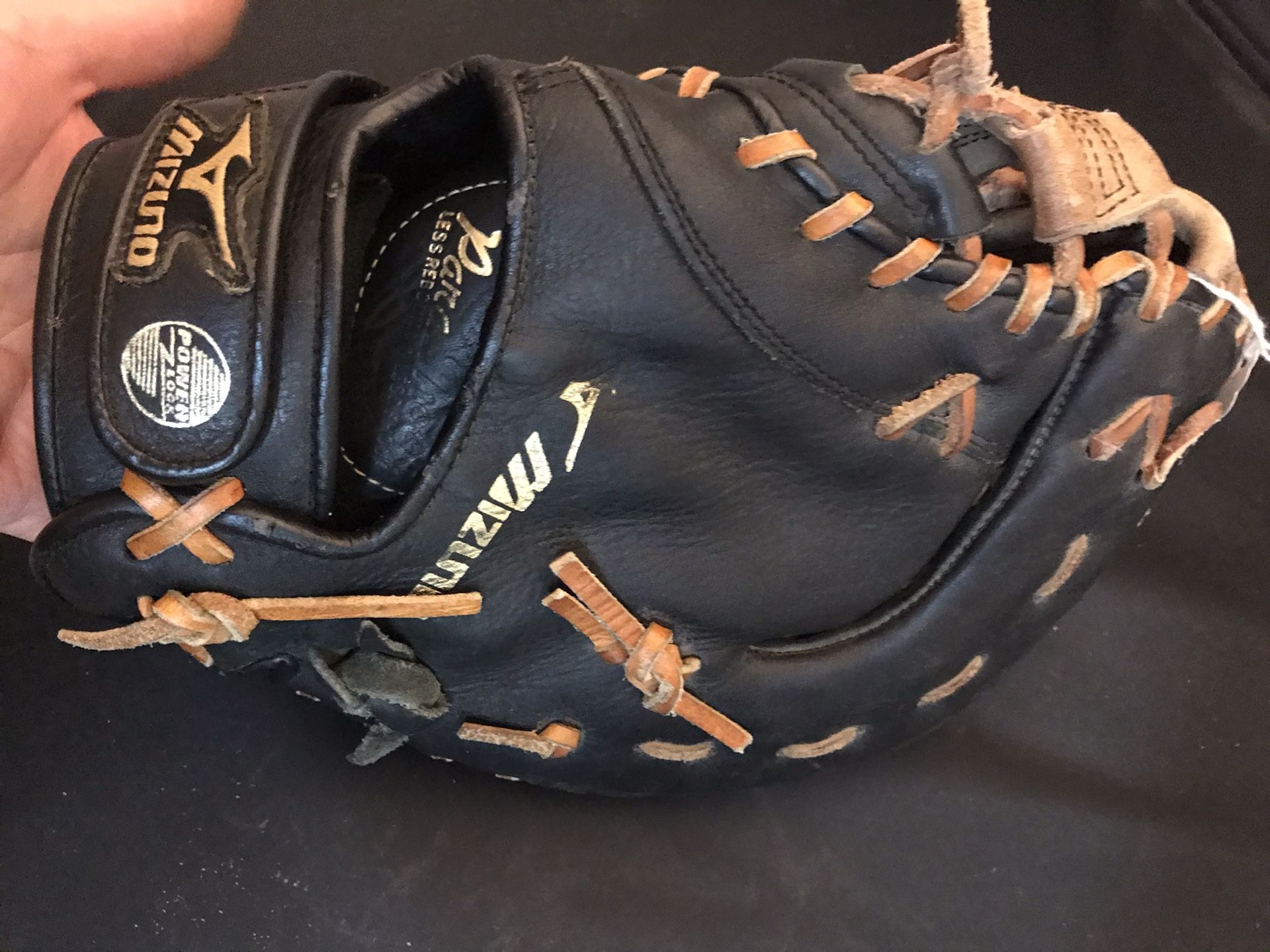 Left handed Thrower’s 1st baseman’s gloves for Sale in Bakersfield, CA ...