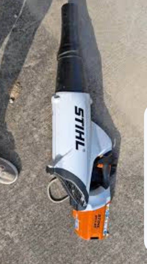 STIHL BGA 85 LEAF BLOWER for Sale in Bell Gardens, CA - OfferUp