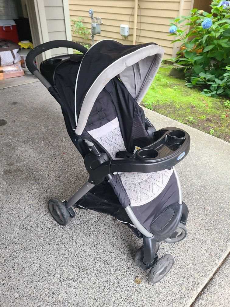 Graco Double & Single Stroller w/ Carseat & Bases for Sale in Everett ...
