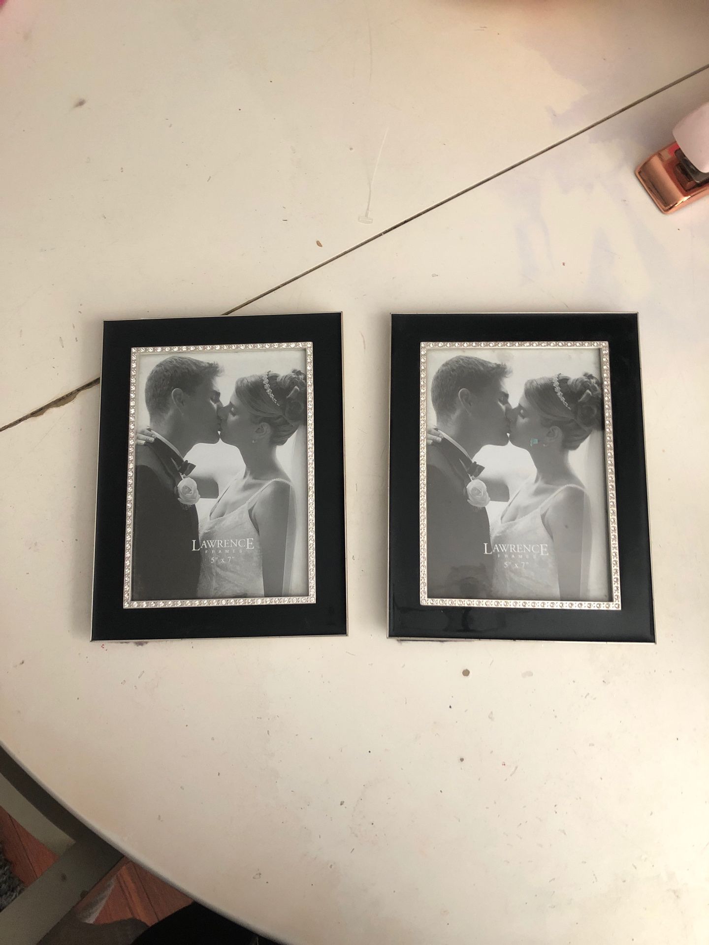 2 qty Z gallerie 5x7 picture frames for Sale in Anaheim, CA - OfferUp
