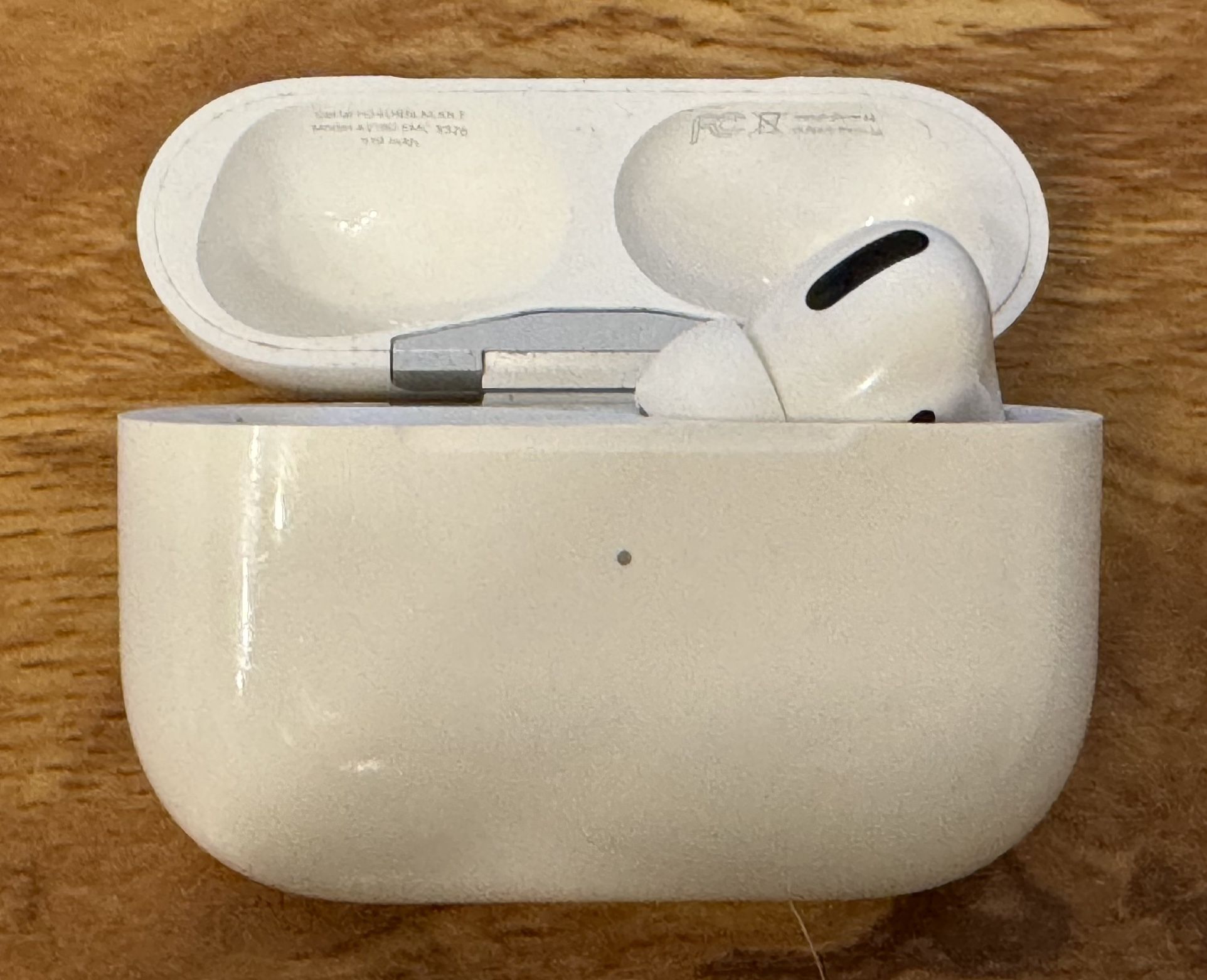 Genuine Apple Airpods Pro missing left airpod for Sale in Seattle, WA ...