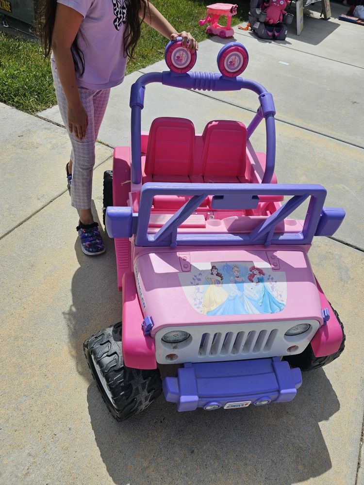 Power Wheels Disney Princess Jeep Wrangler Battery Powered Ride-on ...
