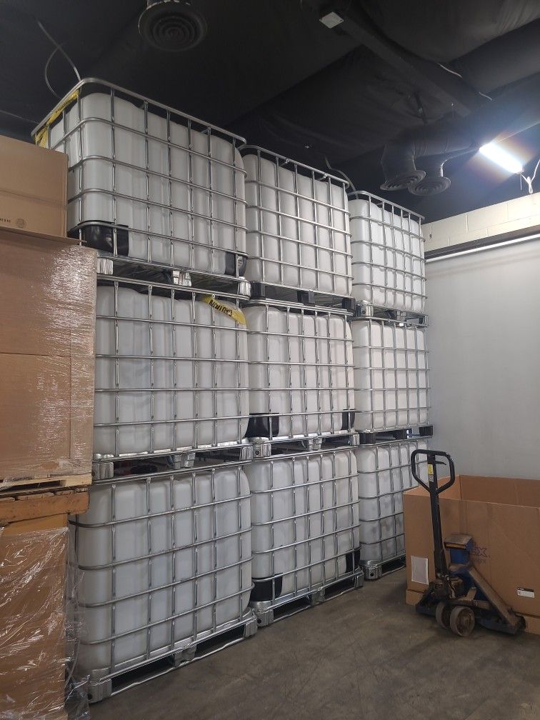 275 Gallon Totes. 100 Each for Sale in San Diego, CA - OfferUp