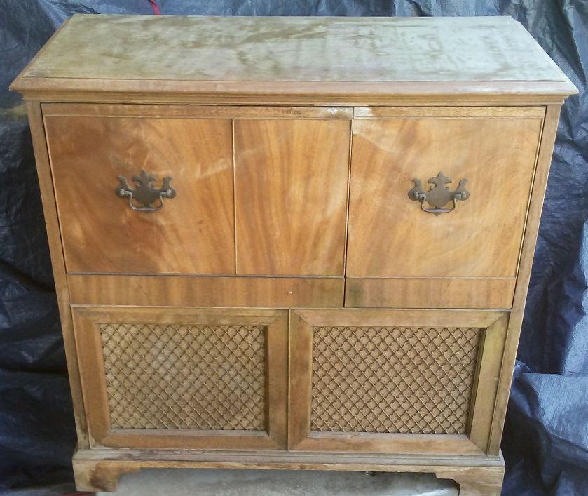 Philco model 46-1213 radio-phonograph console for Sale in Bakersfield ...