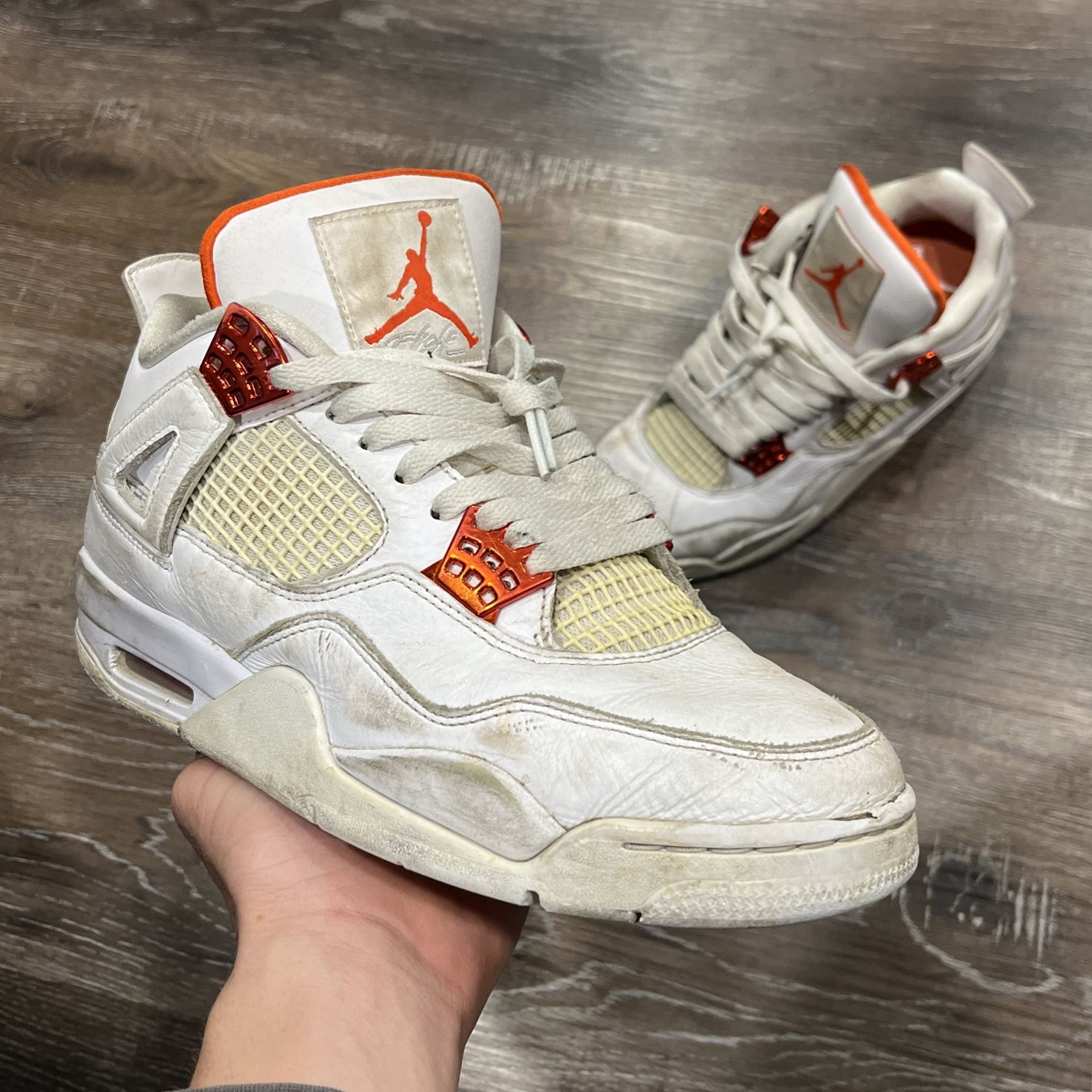 Jordan 4 Orange Grey