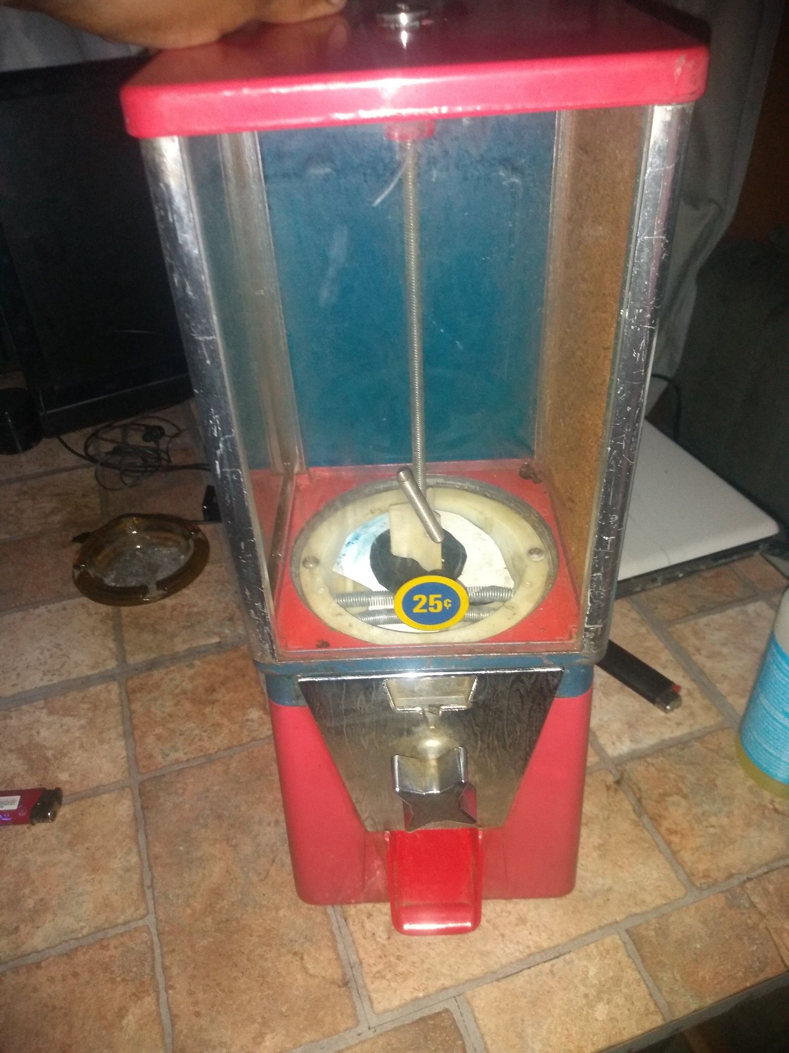 25 cent candy machine for Sale in Hemet, CA - OfferUp