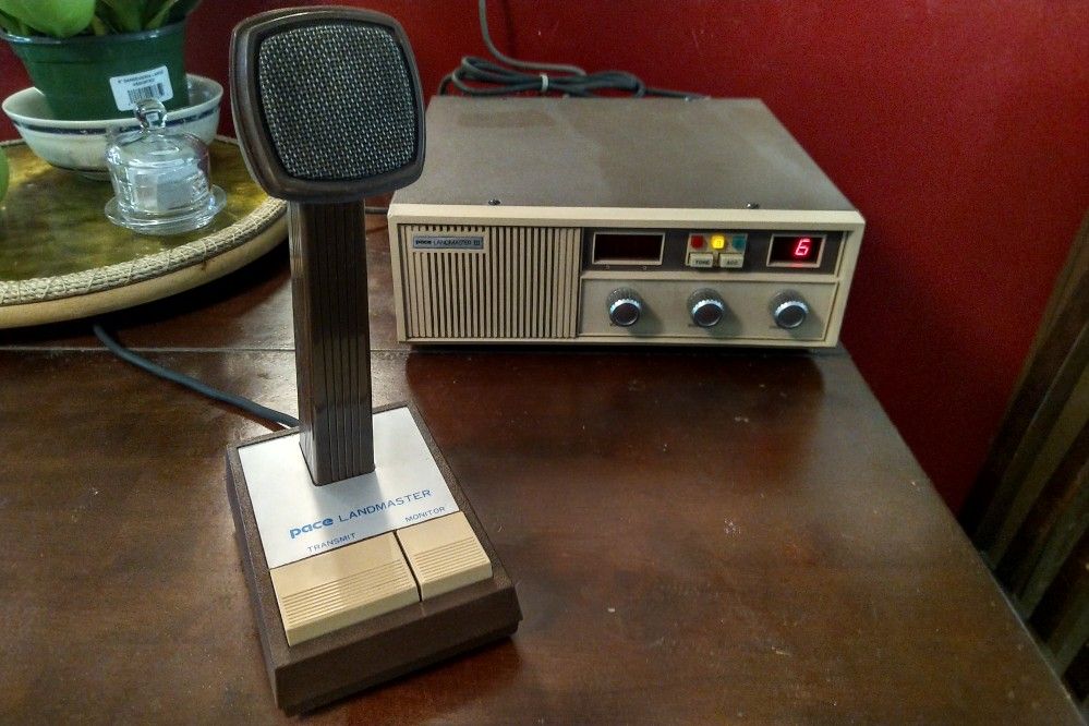 Vintage Pace Landmaster III VHF Base Station with Original Mic for Sale ...