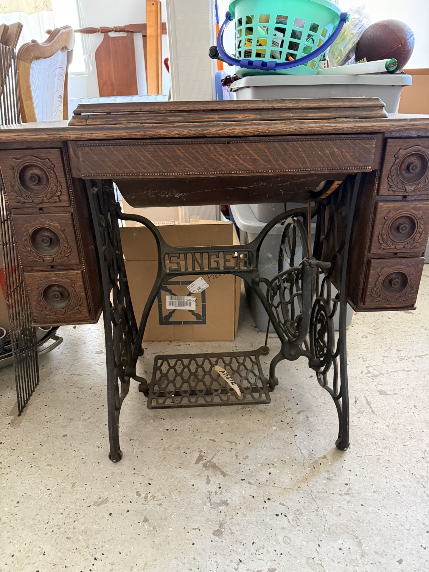 Singer Antique Sewing Machine for Sale in Tacoma, WA - OfferUp