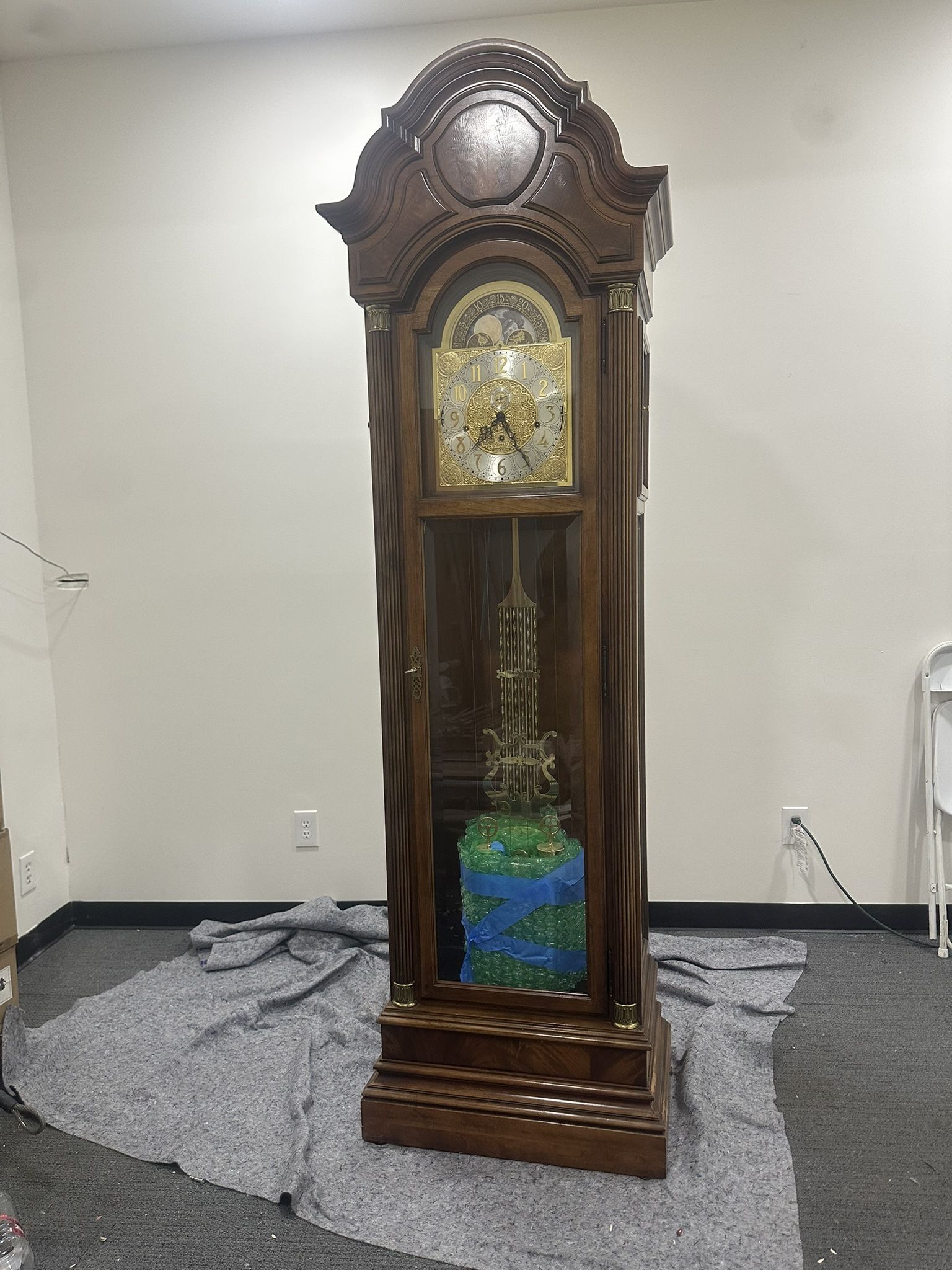Howard Miller Grand Father Clock for Sale in Beverly Hills, CA - OfferUp