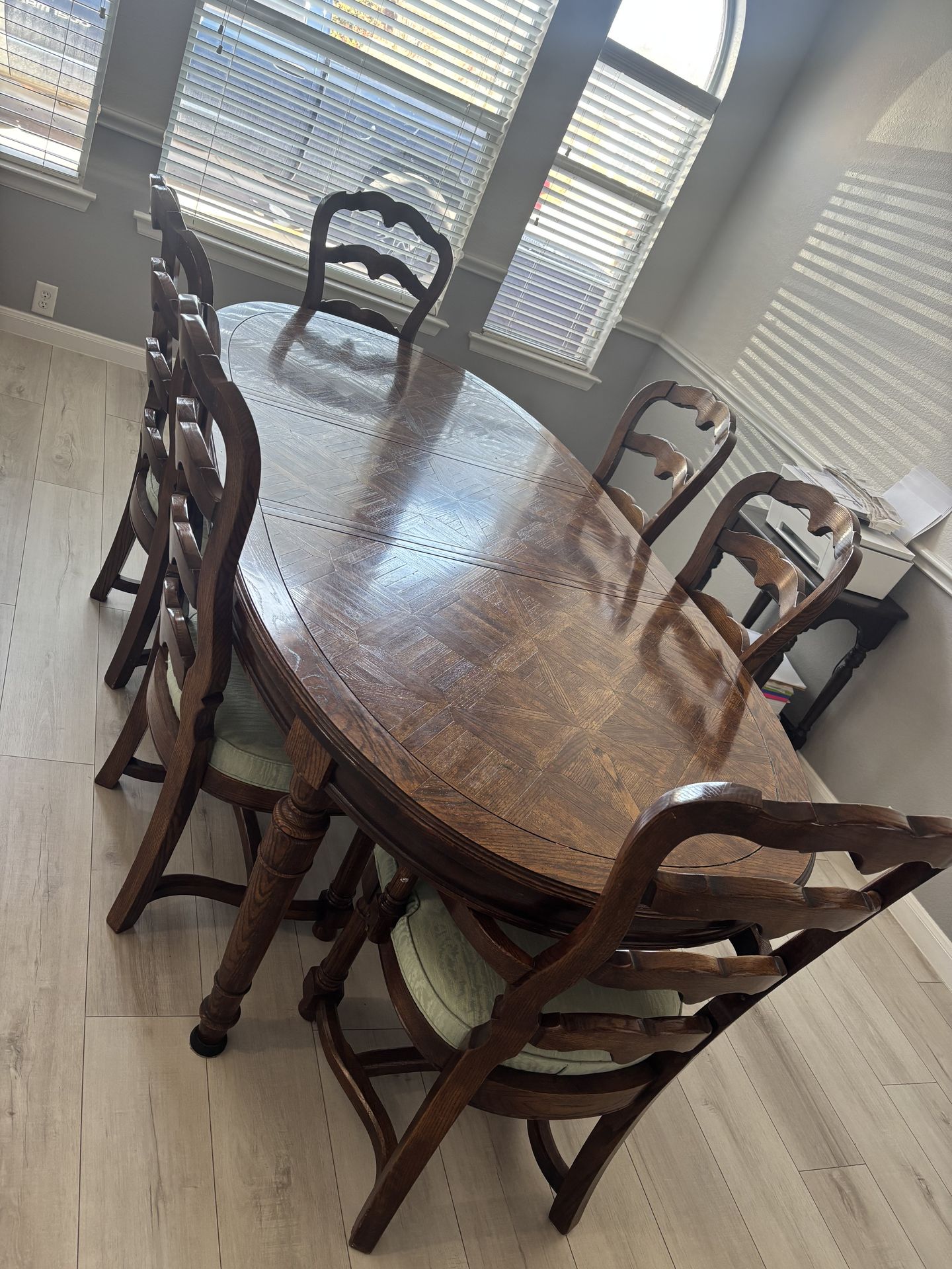 Dining table for Sale in Mansfield, TX - OfferUp