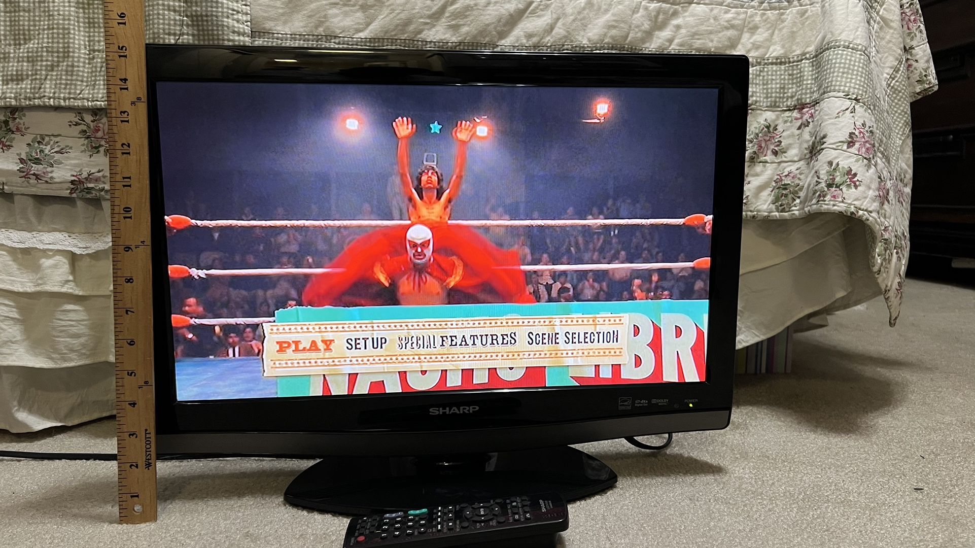 Sharp TV and DVD Combo w/ Remote for Sale in Campbell, CA - OfferUp
