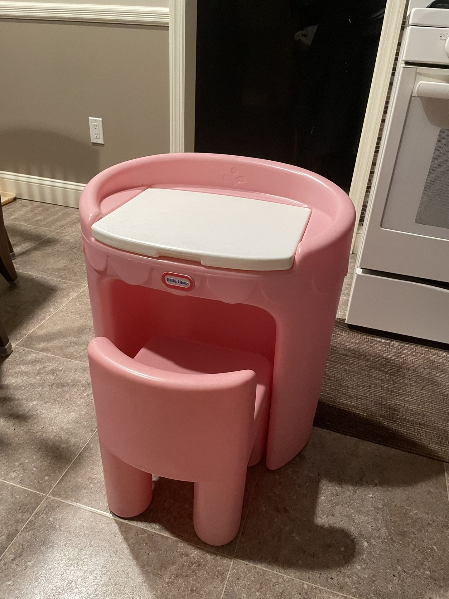 Vintage Little Tikes Vanity Desk W chair for Sale in Lynbrook NY OfferUp