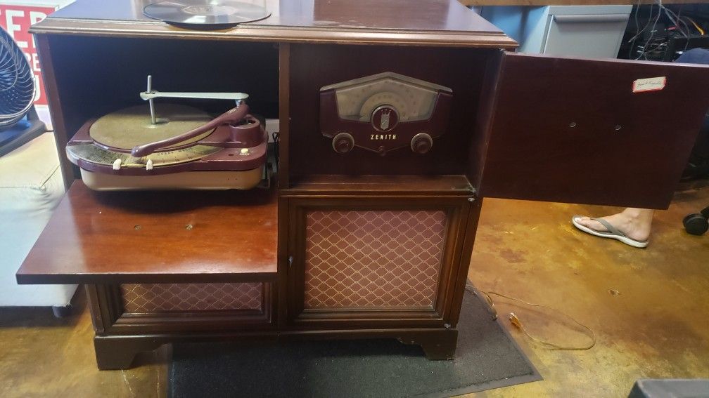 1950s Zenith Cobramatic console. - Vintage radio and phonograph for ...
