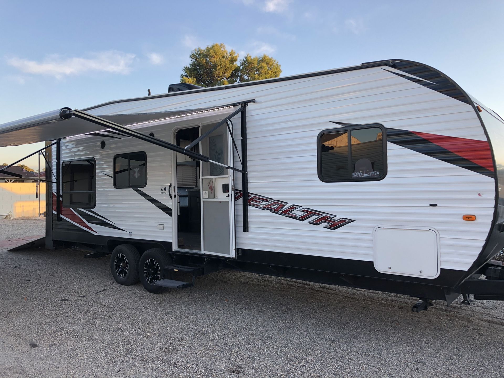 2018 stealth toy hauler Rv for Sale in Las Vegas, NV - OfferUp