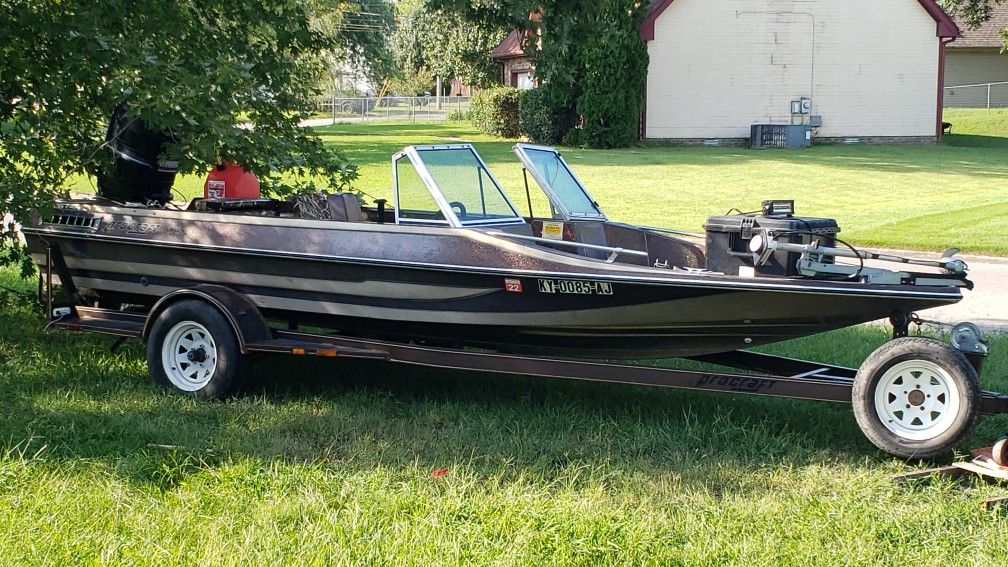 1985 pro craft. 1750 fish and ski. for Sale in Clarksville, TN - OfferUp
