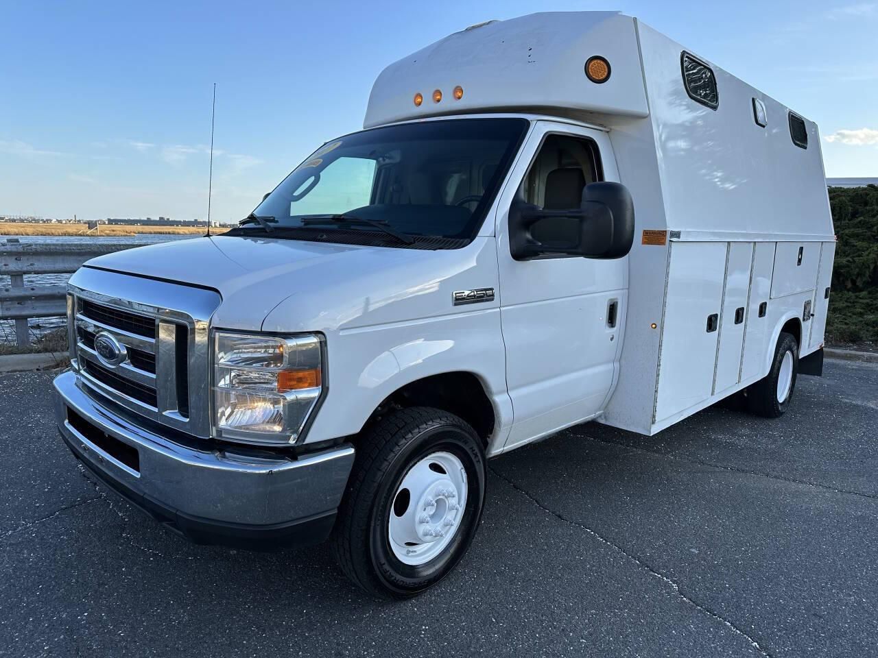 2017 Ford E-450 Cutaway for Sale in Island Park, NY - OfferUp