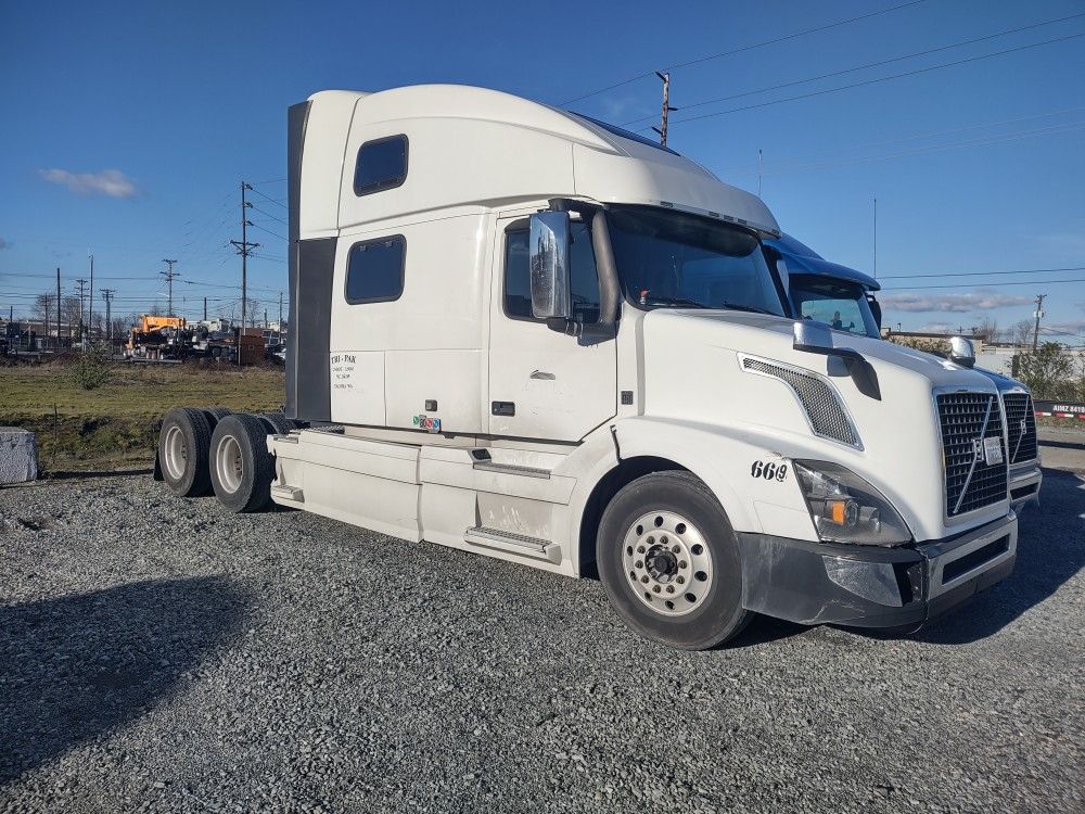 2016 Volvo VNL VNL for Sale in Seattle, WA - OfferUp