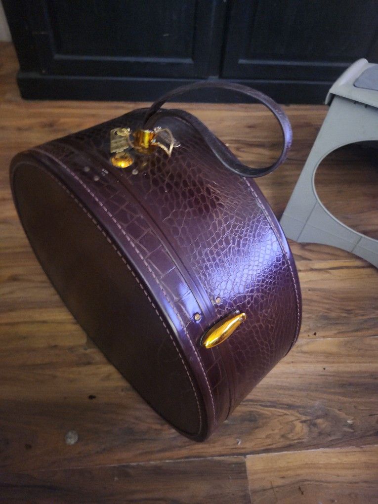 Samsonite Hat Case 50s for Sale in Citrus Hills, FL - OfferUp