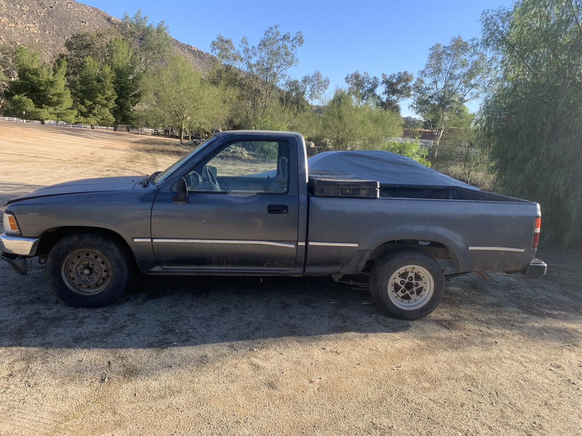 1992 Toyota Pick-Up for Sale in Hemet, CA - OfferUp