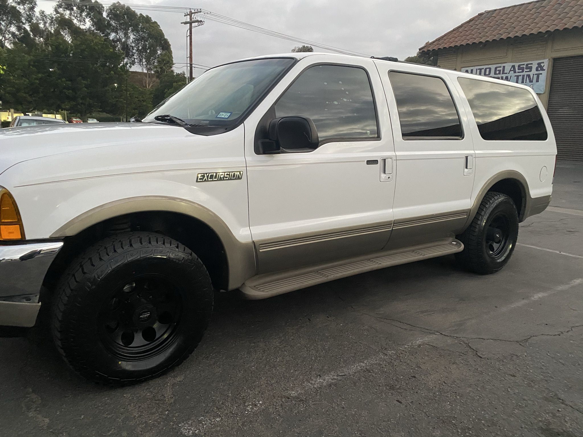2000 Ford Excursion for Sale in El Cajon, CA - OfferUp