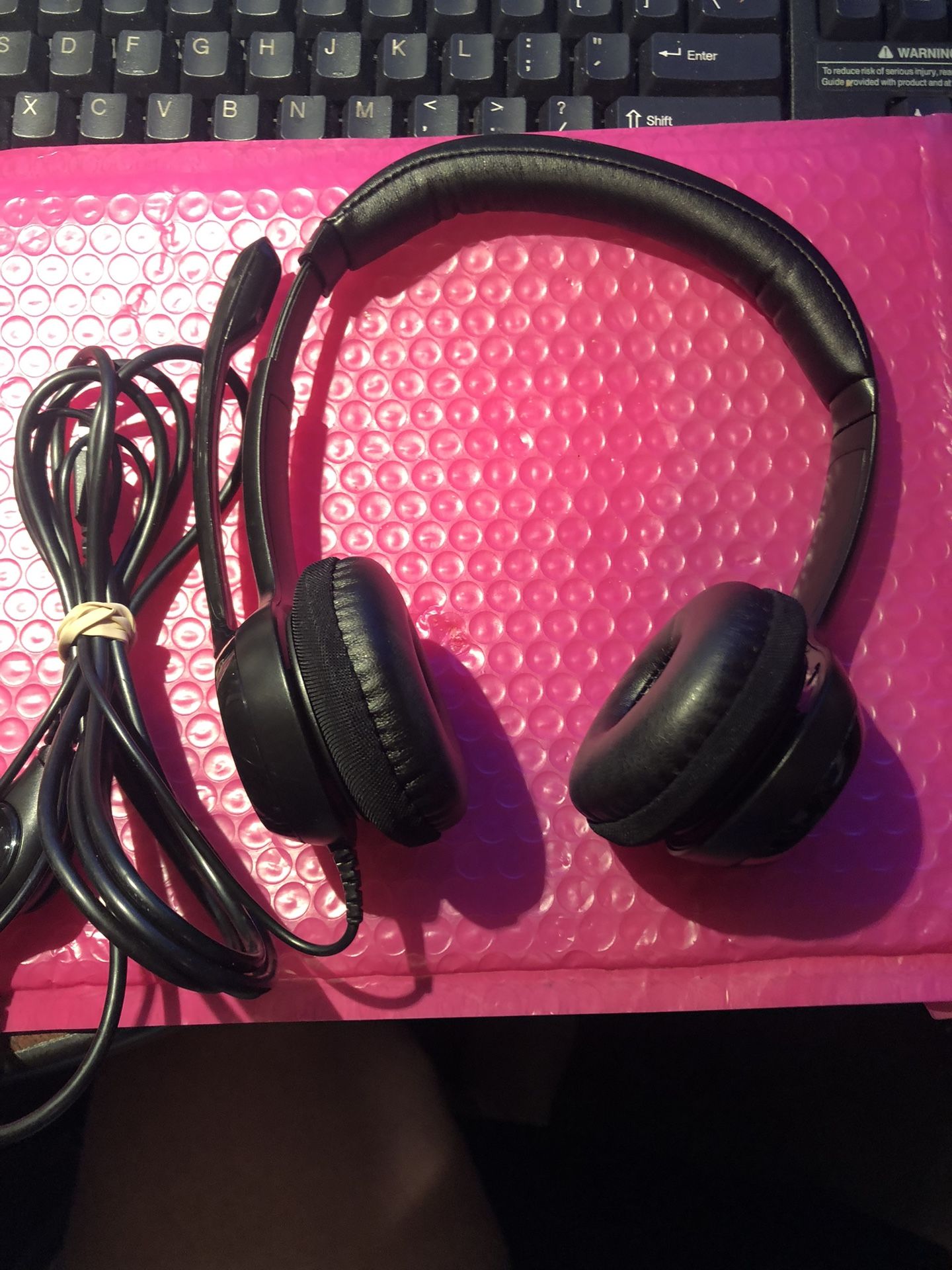 Logitech A00086 Headset Headphones W/microphone for Sale in Garden Grove, CA - OfferUp