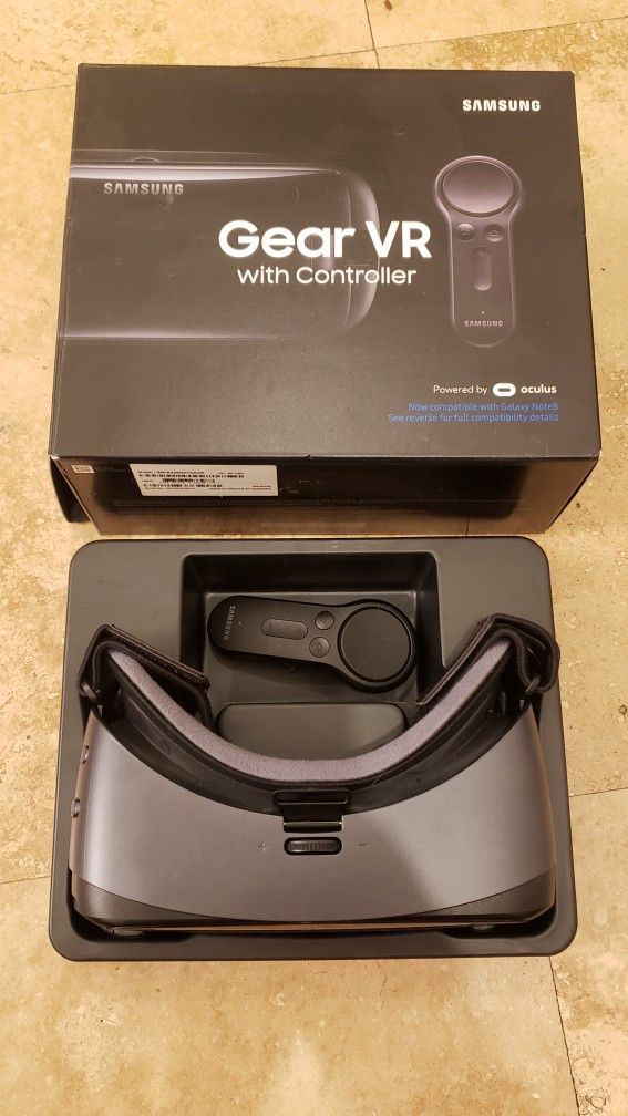 Samsung Gear VR Virtual Reality Headset w/Controller, Powered By Oculus, For Note8/Note5/S8/S7 ...
