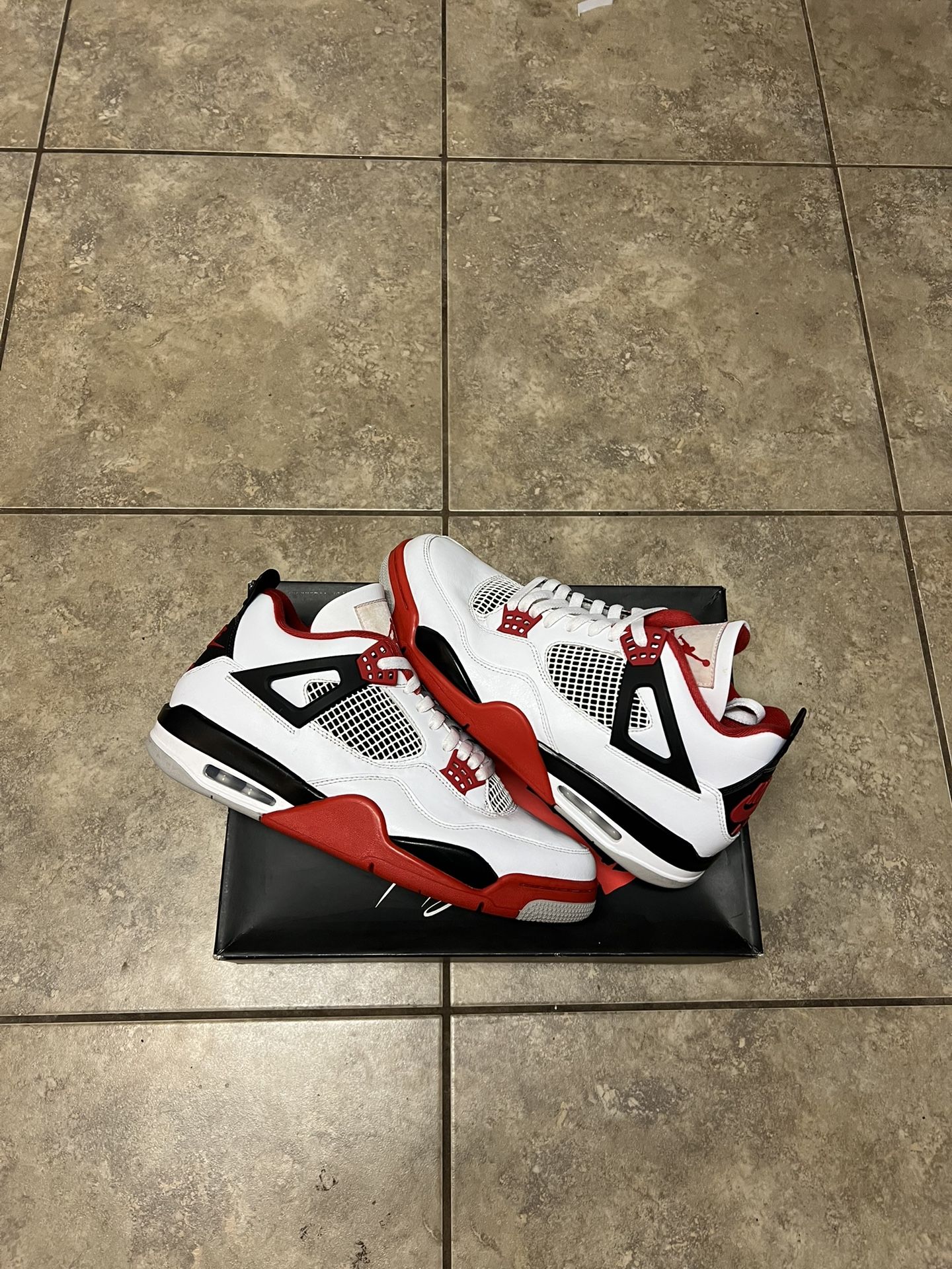 Jordan 4 Fire Red Size 12 Men for Sale in San Antonio, TX - OfferUp