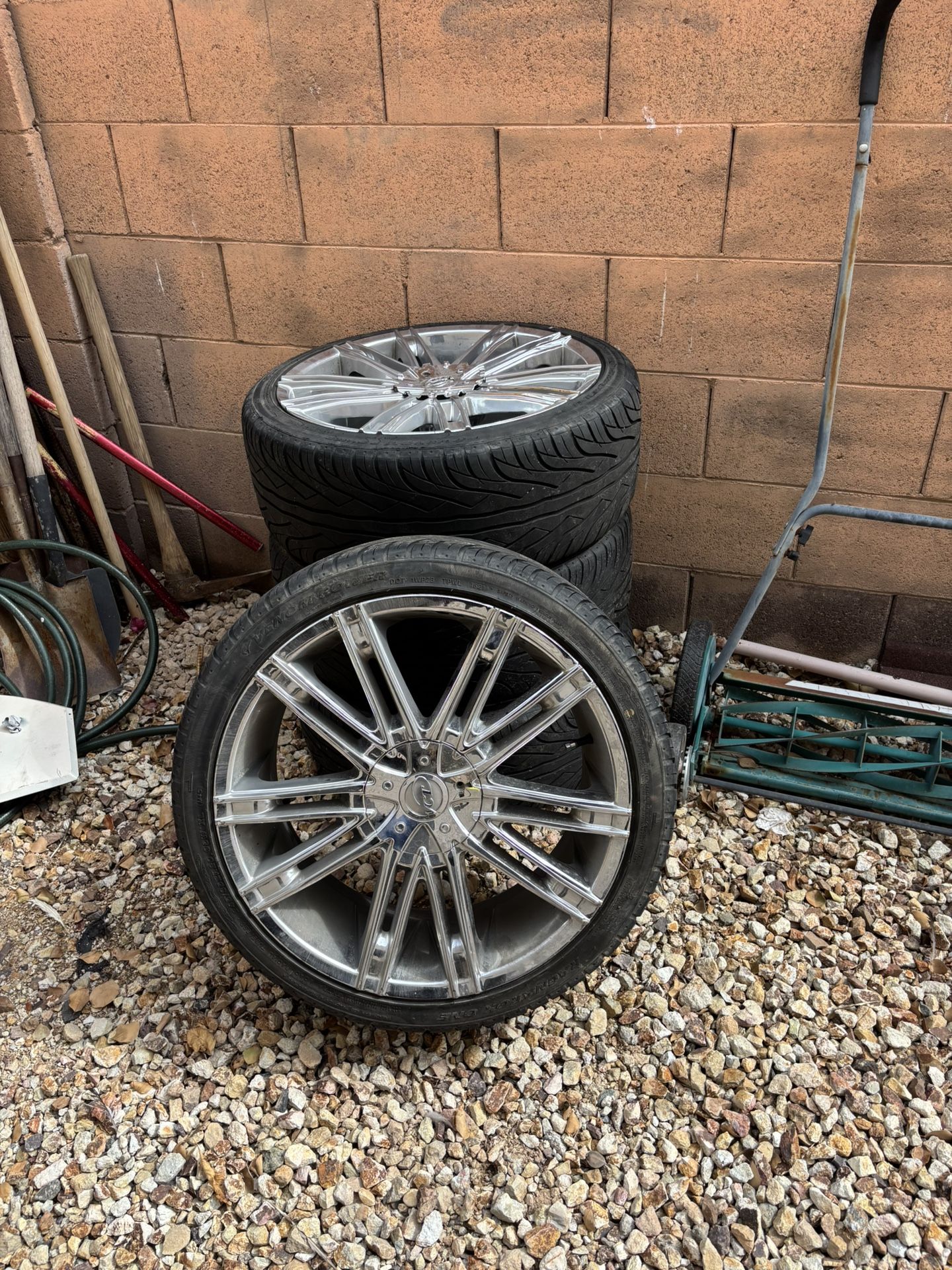 Rims 20 Inch for Sale in Mesa, AZ - OfferUp