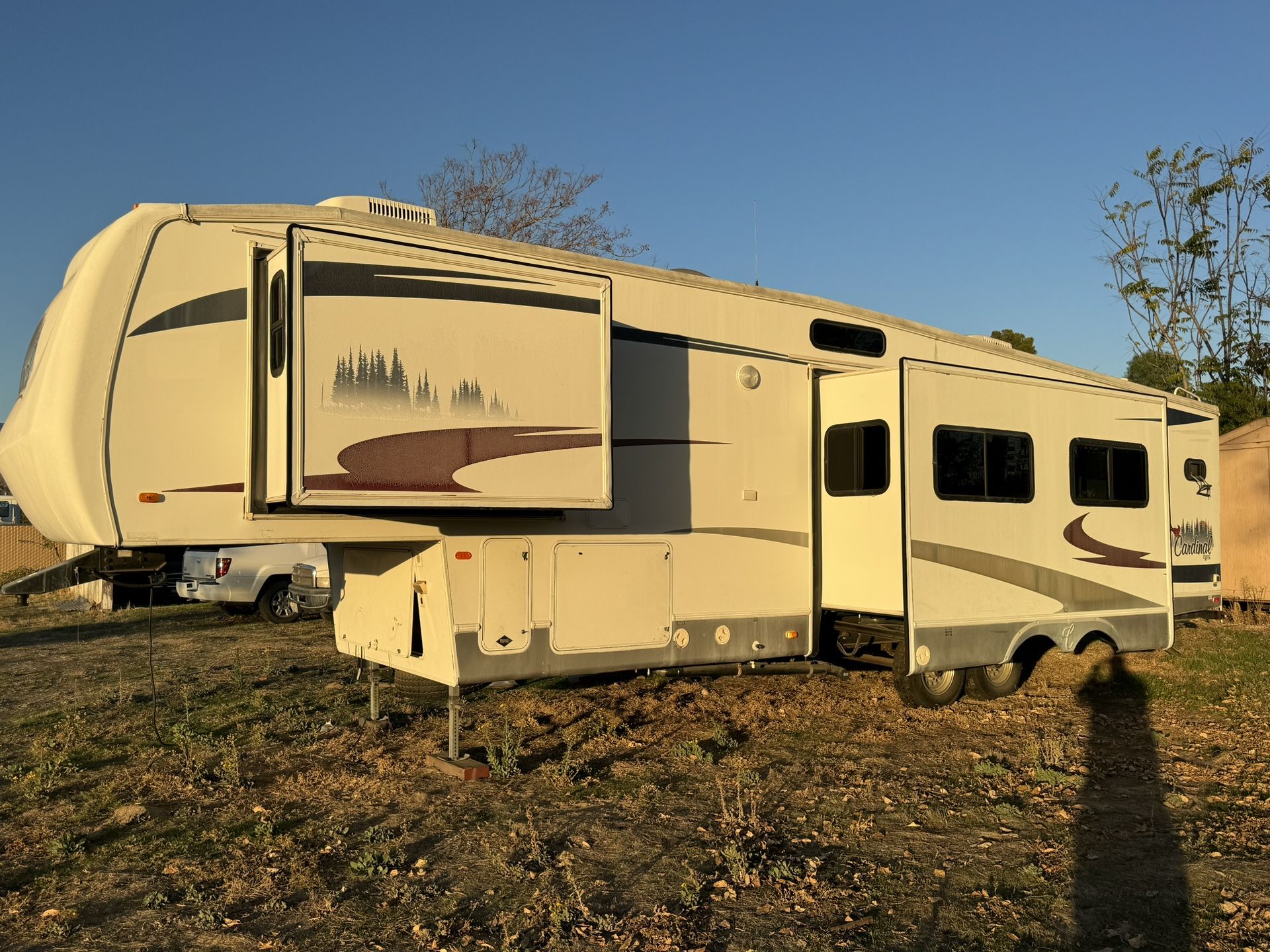 2007 Forest River Cardinal 5th Wheel. 2 Bed 2 Bath. for Sale in ...