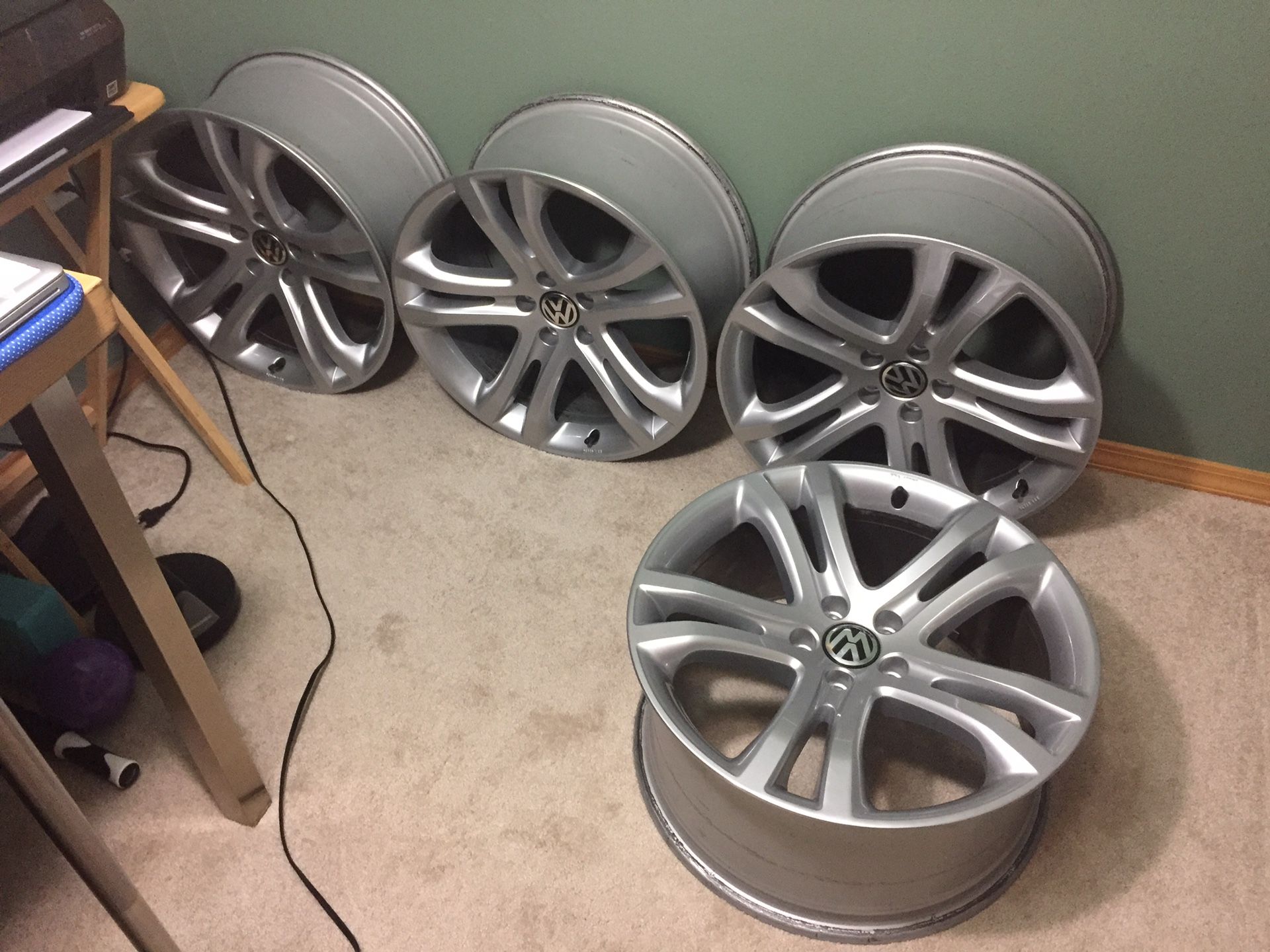 OEM 19x9 VW Savannah Wheels for Sale in Bothell, WA - OfferUp