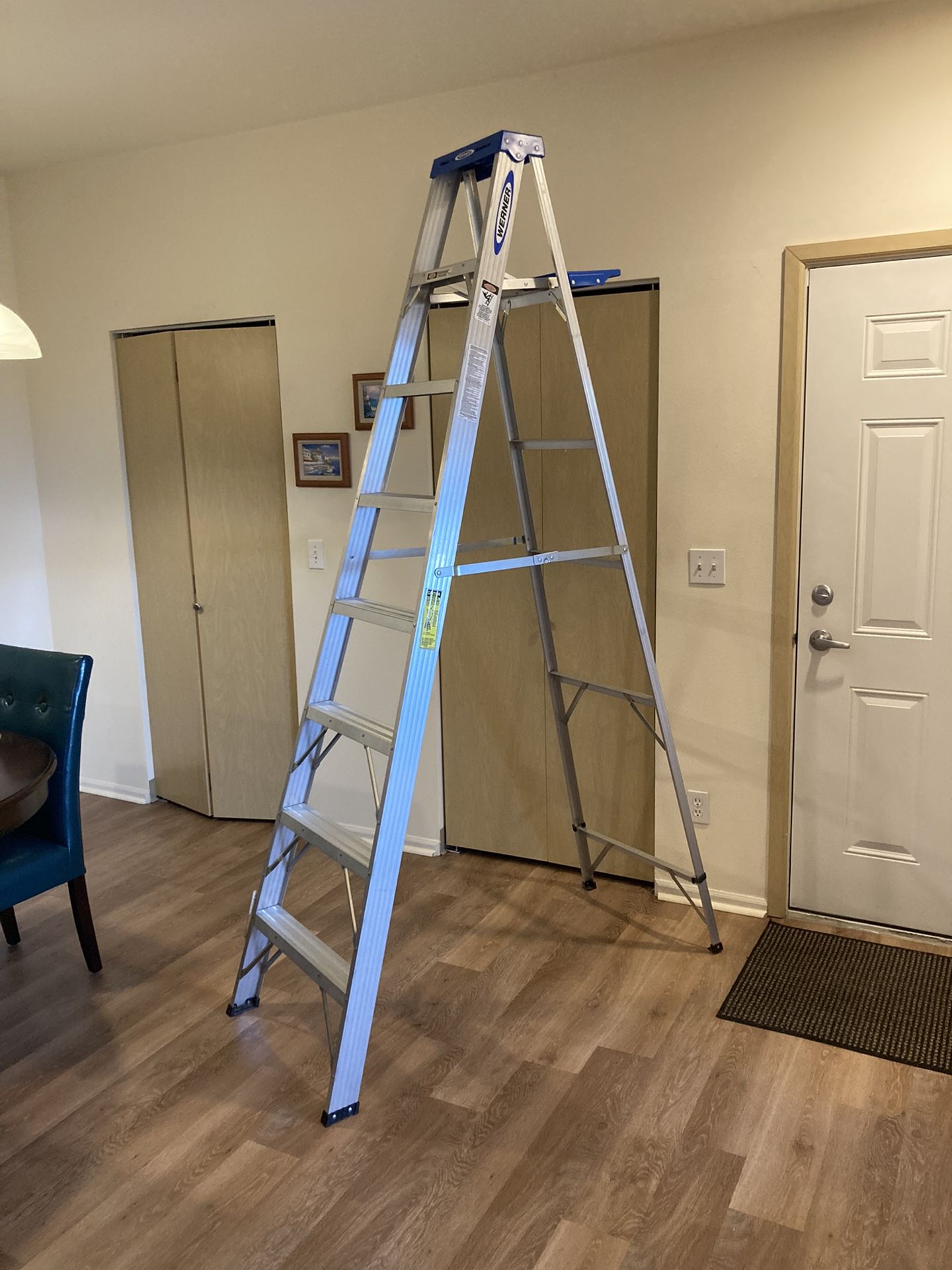 8’ Step Ladder for Sale in Silverdale, WA - OfferUp