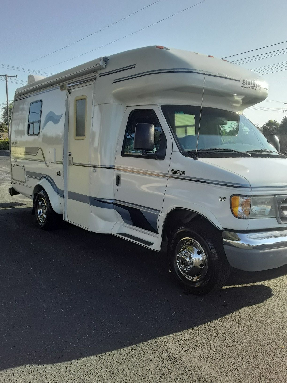 A one owner 1998 class B starflyte van by Coachmen with original 20,000 ...