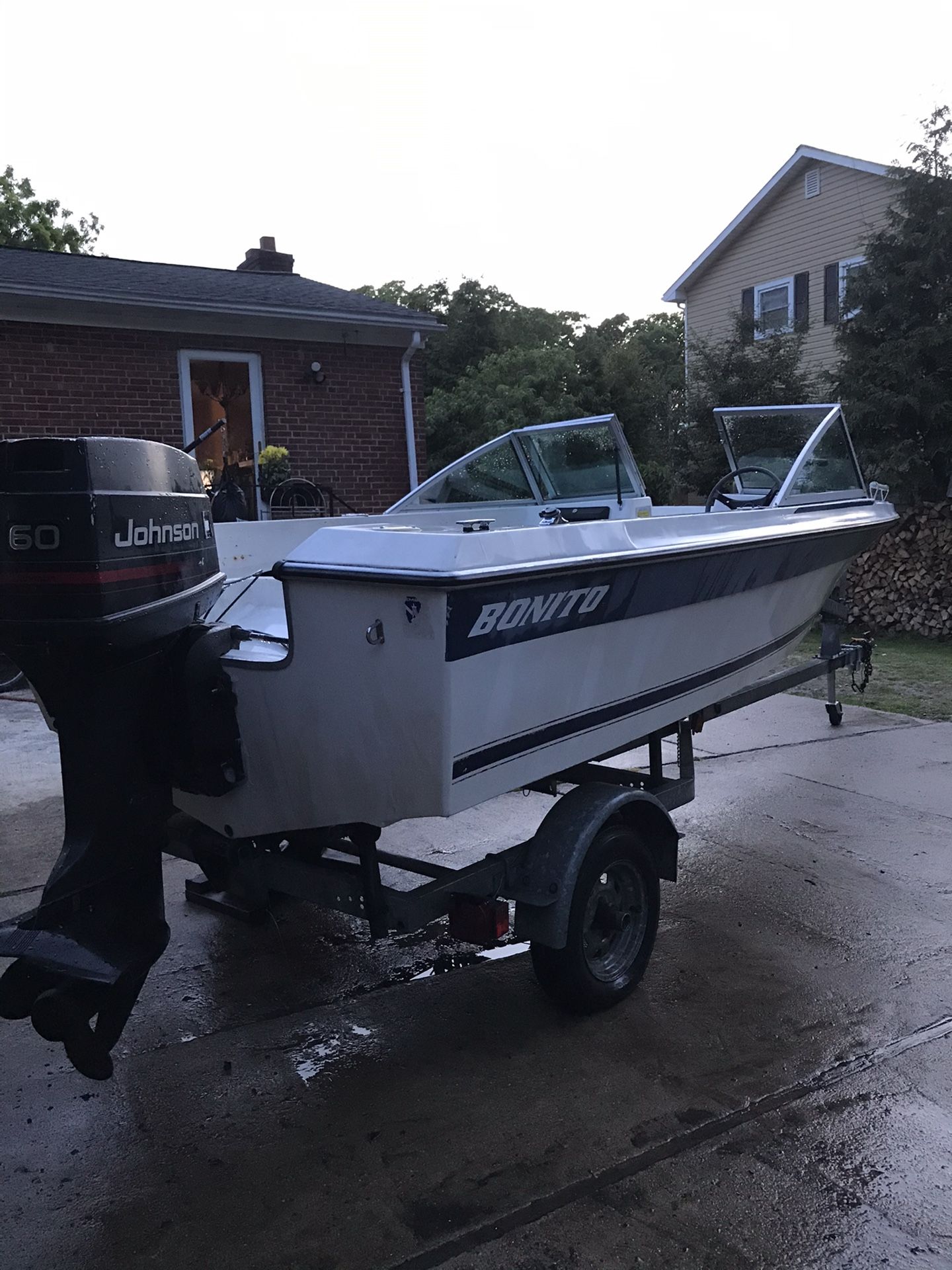 87 Bonito 15feet boat with 1996 60hp Johnson for Sale in Fort ...