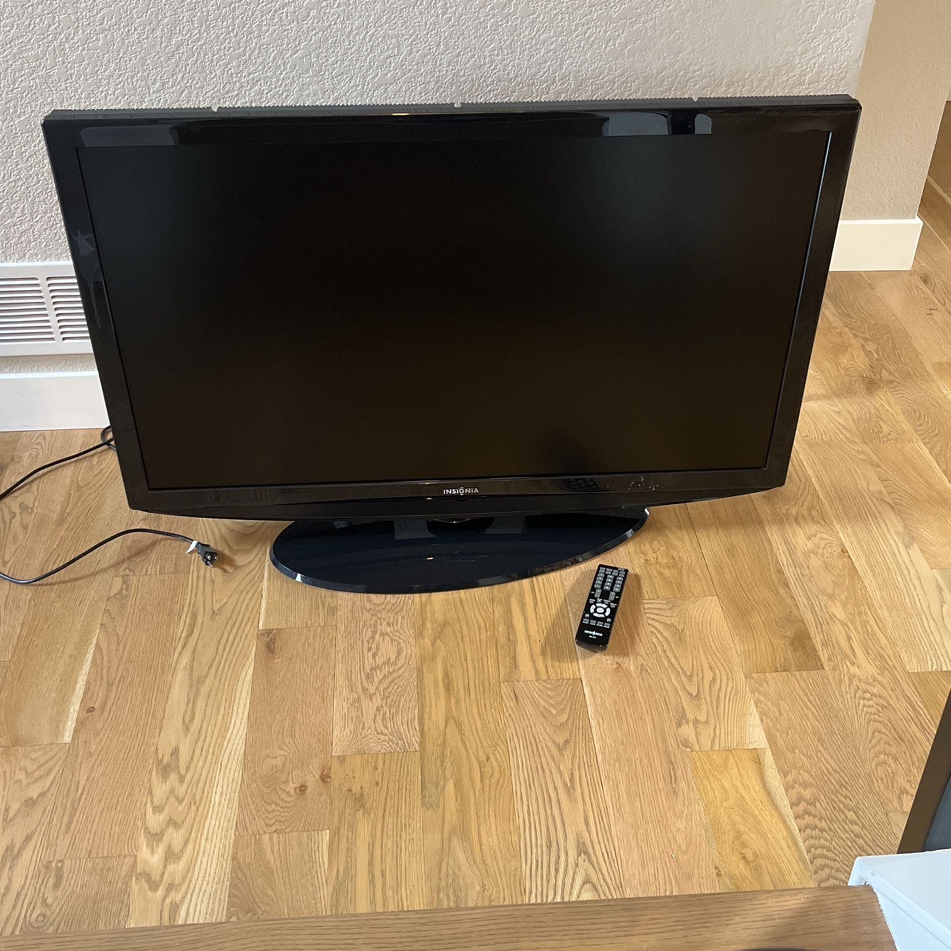 Insignia 47 Inch TV for Sale in Colorado Springs, CO - OfferUp