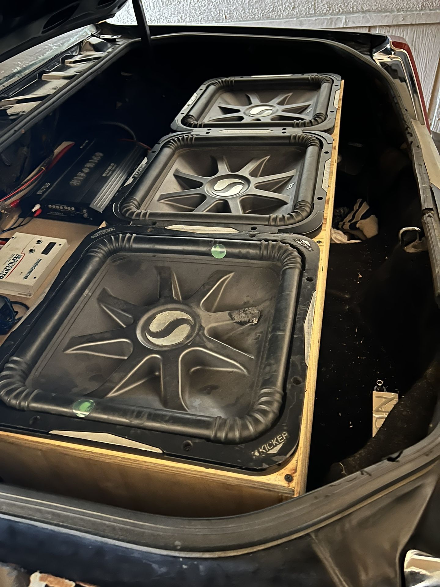 3 15” Kicker L7 Solobaric Subs In Custom Box for Sale in Lancaster, CA ...
