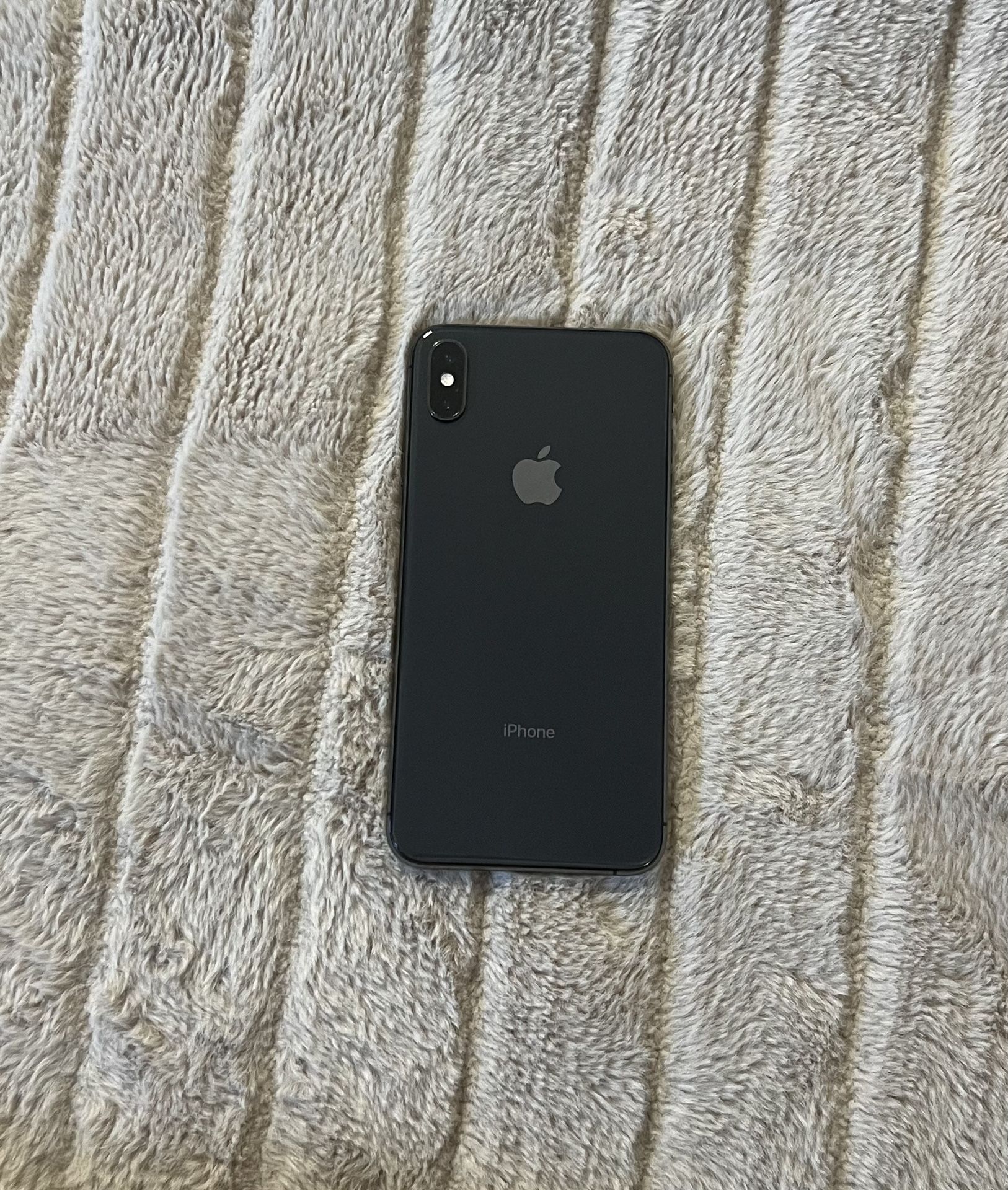 iPhone 12 XS Max for Sale in Youngtown, AZ - OfferUp