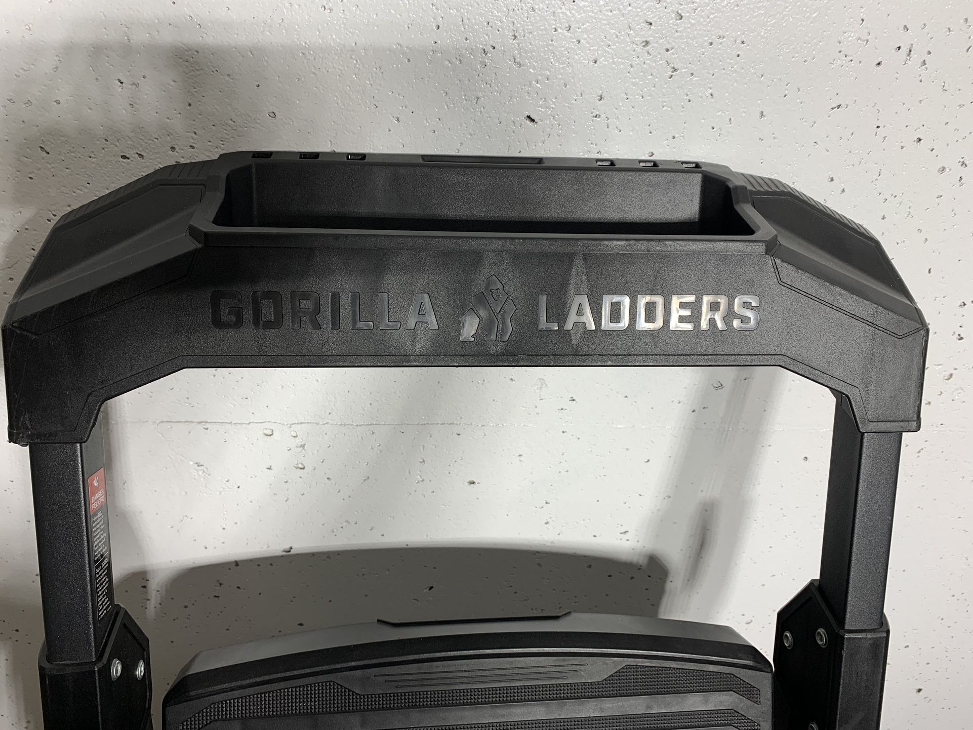 Gorilla Ladder 3-Step Pro-Grade Steel Step Stool for Sale in West Hills ...