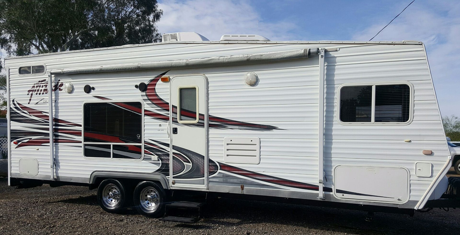 2008 attitude z gravity toy hauler 25ft for Sale in Phoenix, AZ - OfferUp