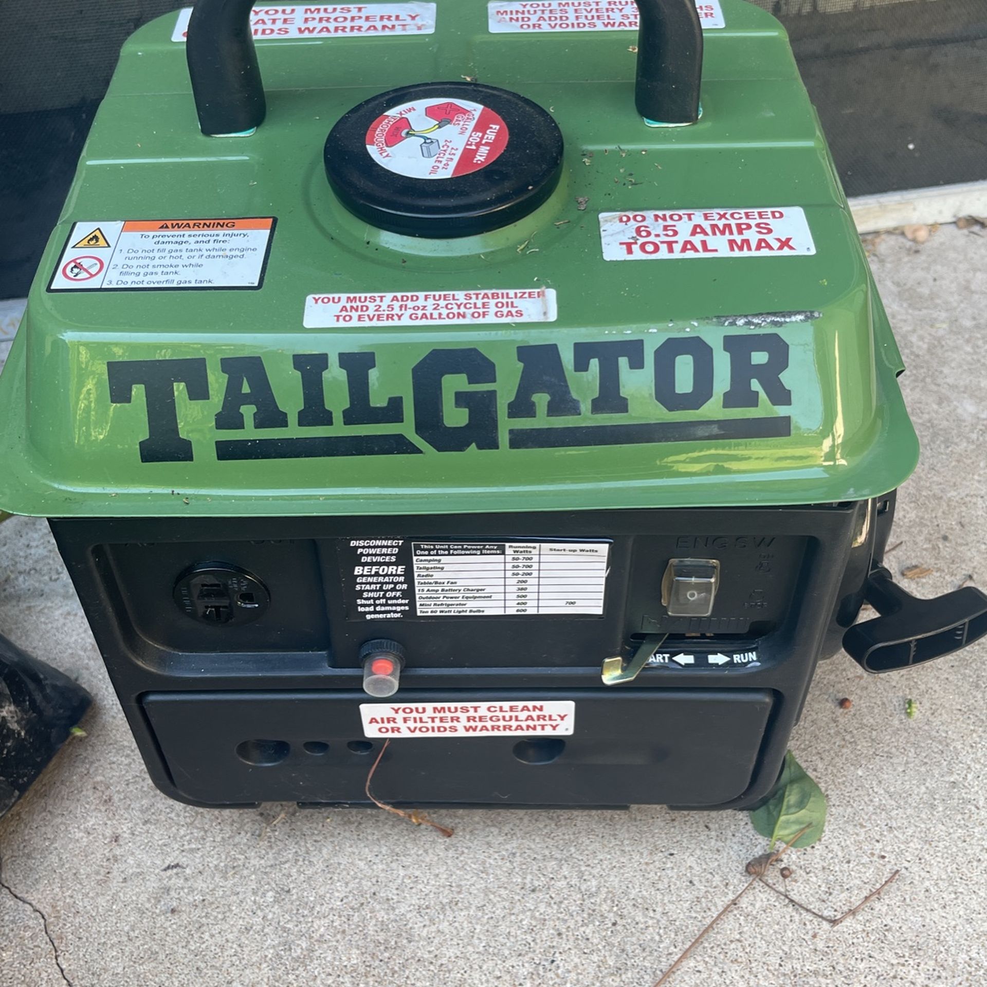 Tailgator 2 cycle gas generator 900 peak watts 700 running watts 2 hp ...