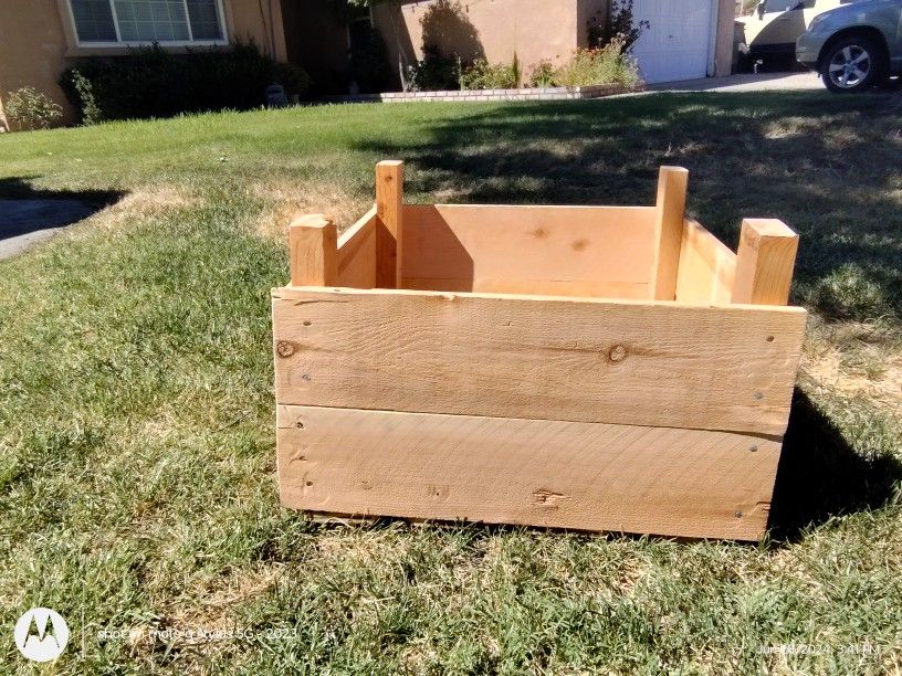 Small Planter Box for Sale in Modesto, CA - OfferUp