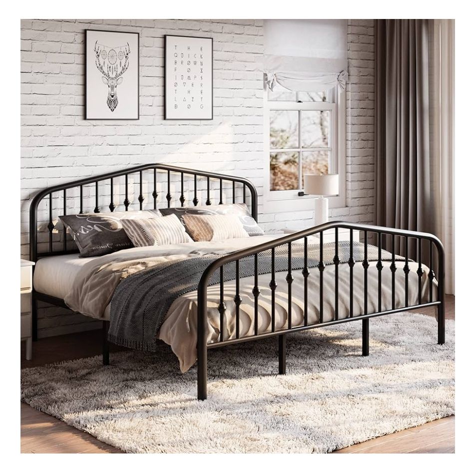 King Size Metal Feame for Sale in Bakersfield, CA - OfferUp